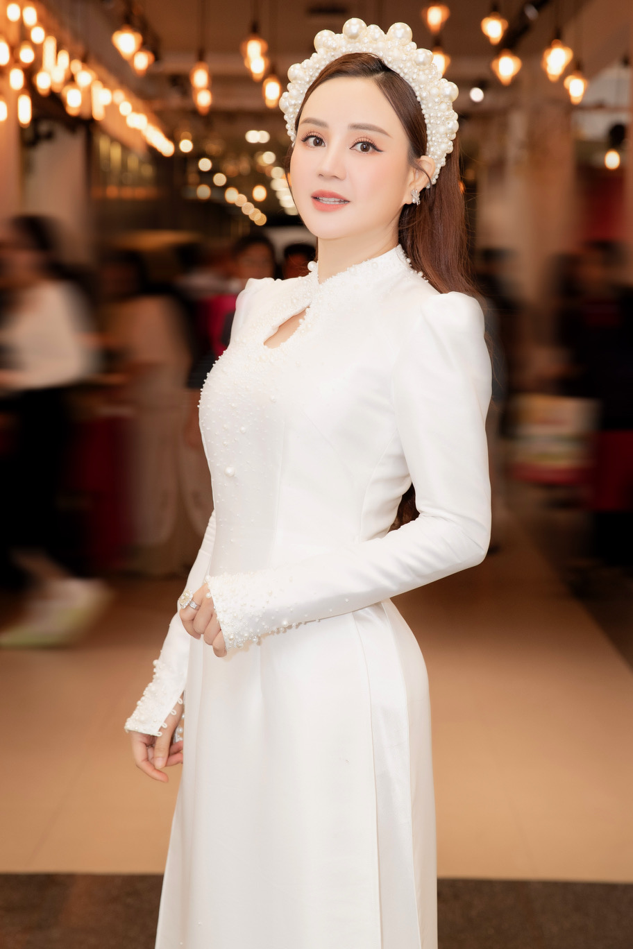 Vy Oanh lộ diện sau loạt ảnh gây tranh cãi "trông giống chị Hằng"