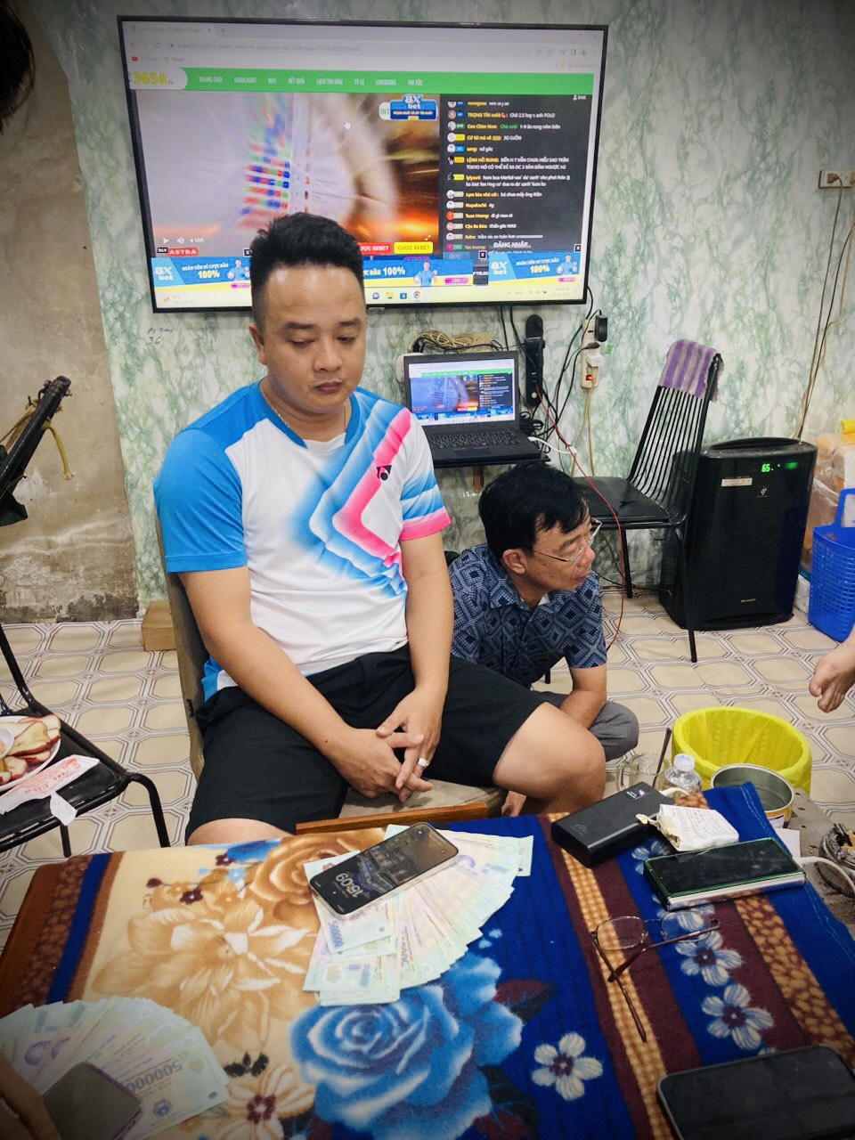 Bí mật bên trong bãi xe 533 ở quận Tân Phú, TP HCM