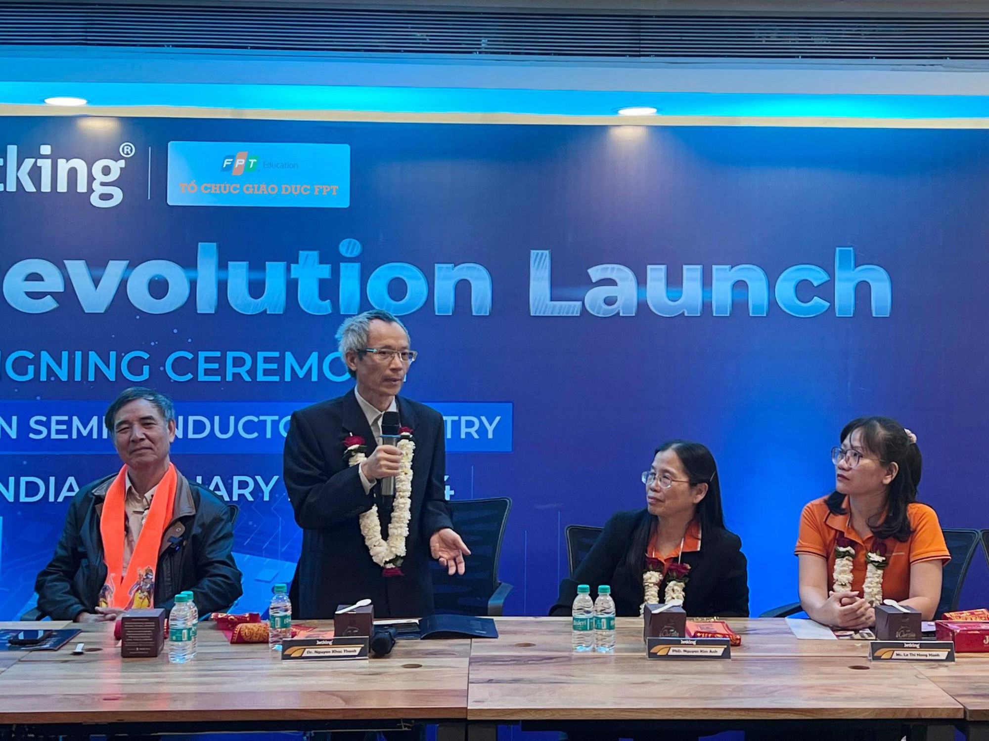 FPT Jetking tiếp nhận chương trình thiết kế vi mạch bán dẫn