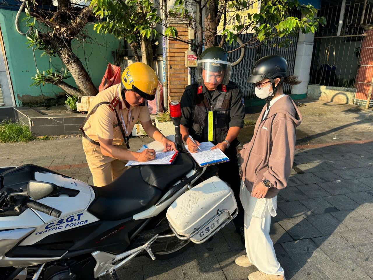 Bắt đầu cao điểm kiểm tra, xử lý học sinh vi phạm giao thông ở Bình Dương