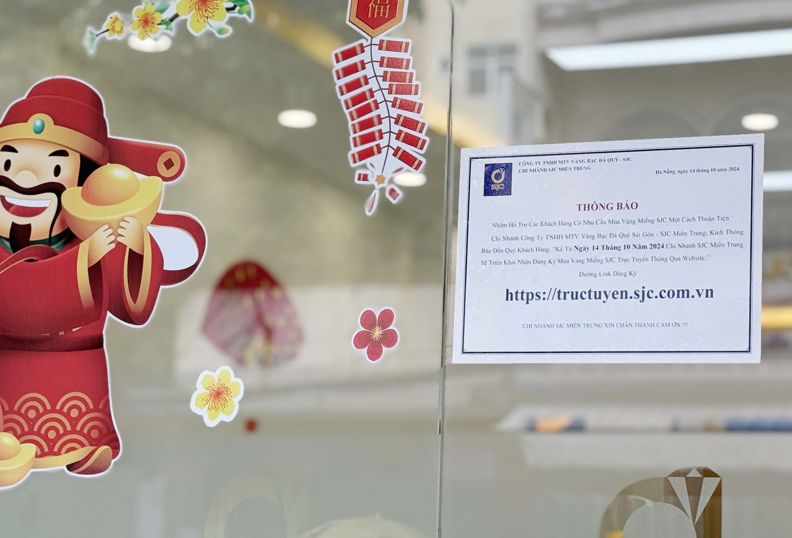 Vàng SJC Đà Nẵng mở cửa, khách mua vàng miếng phải đăng ký online