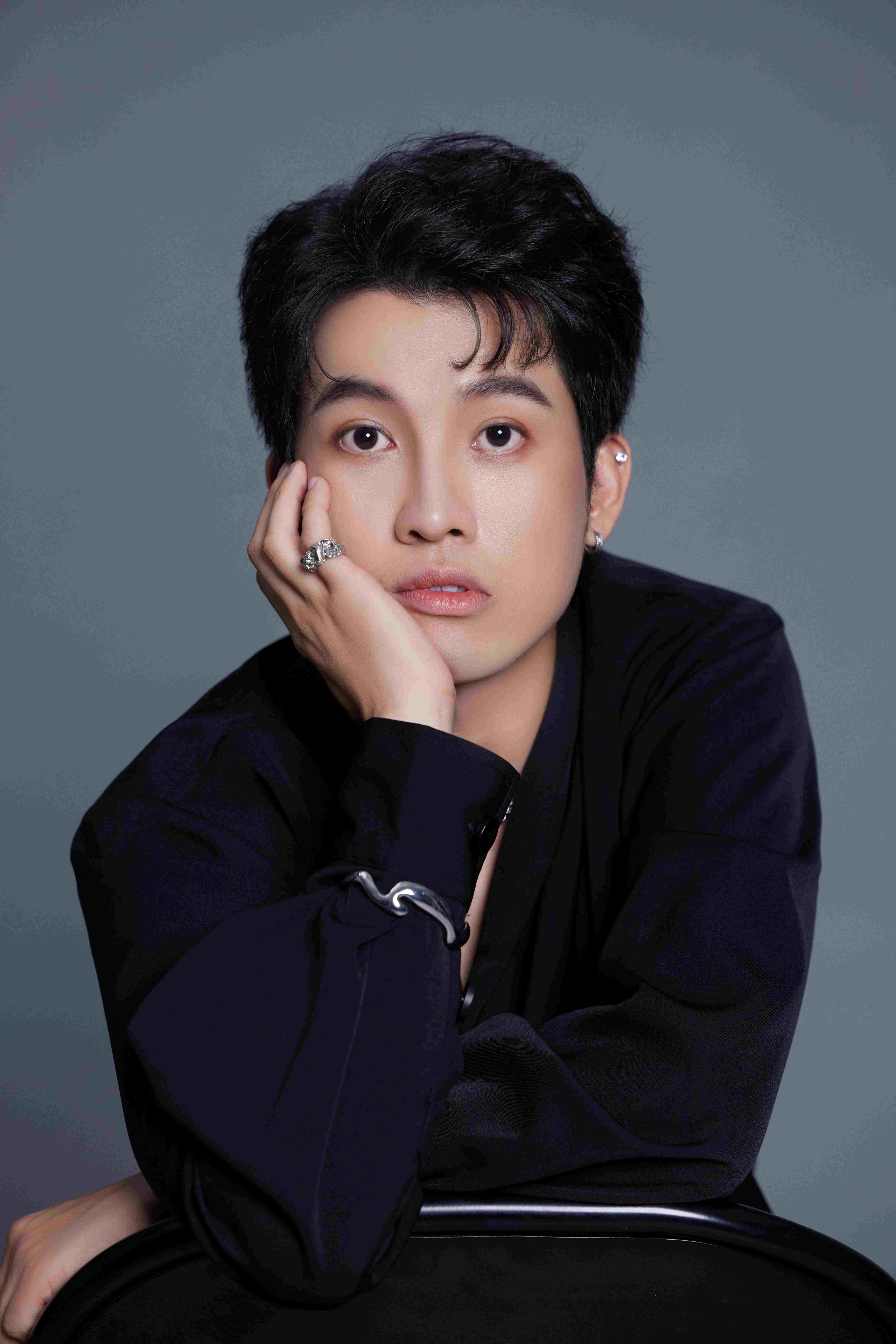 Diện mạo bất ngờ của phù thủy Mew Amazing