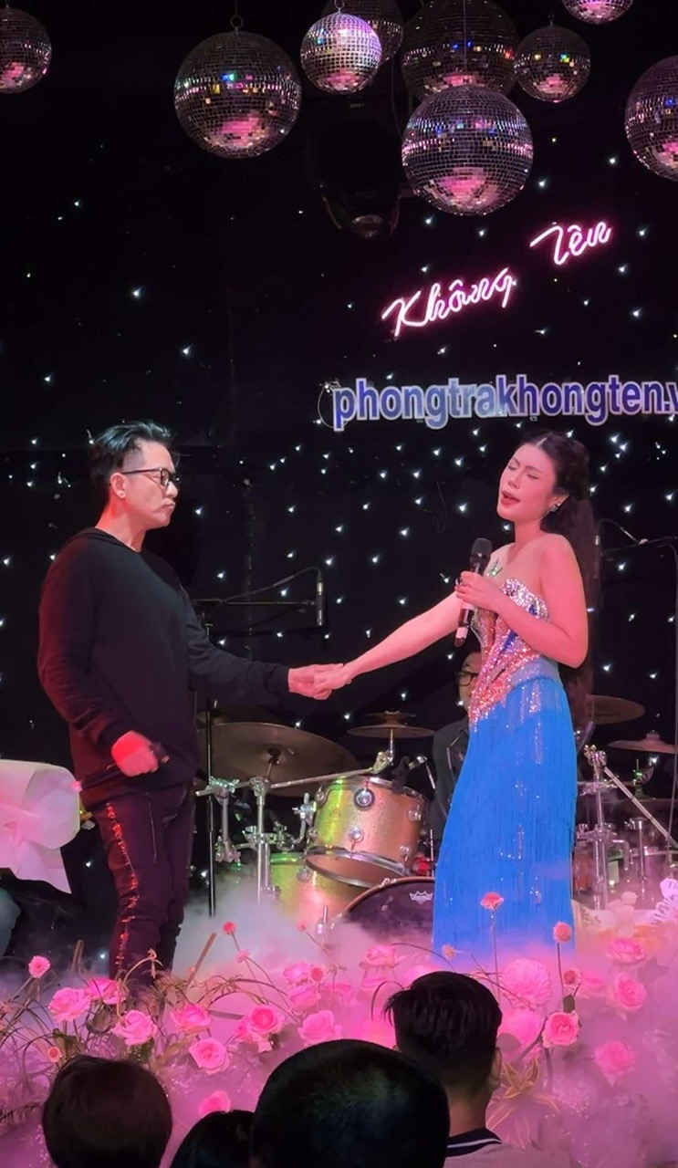 Hành trình 25 năm ca hát đầy cảm xúc của Uyên Trang