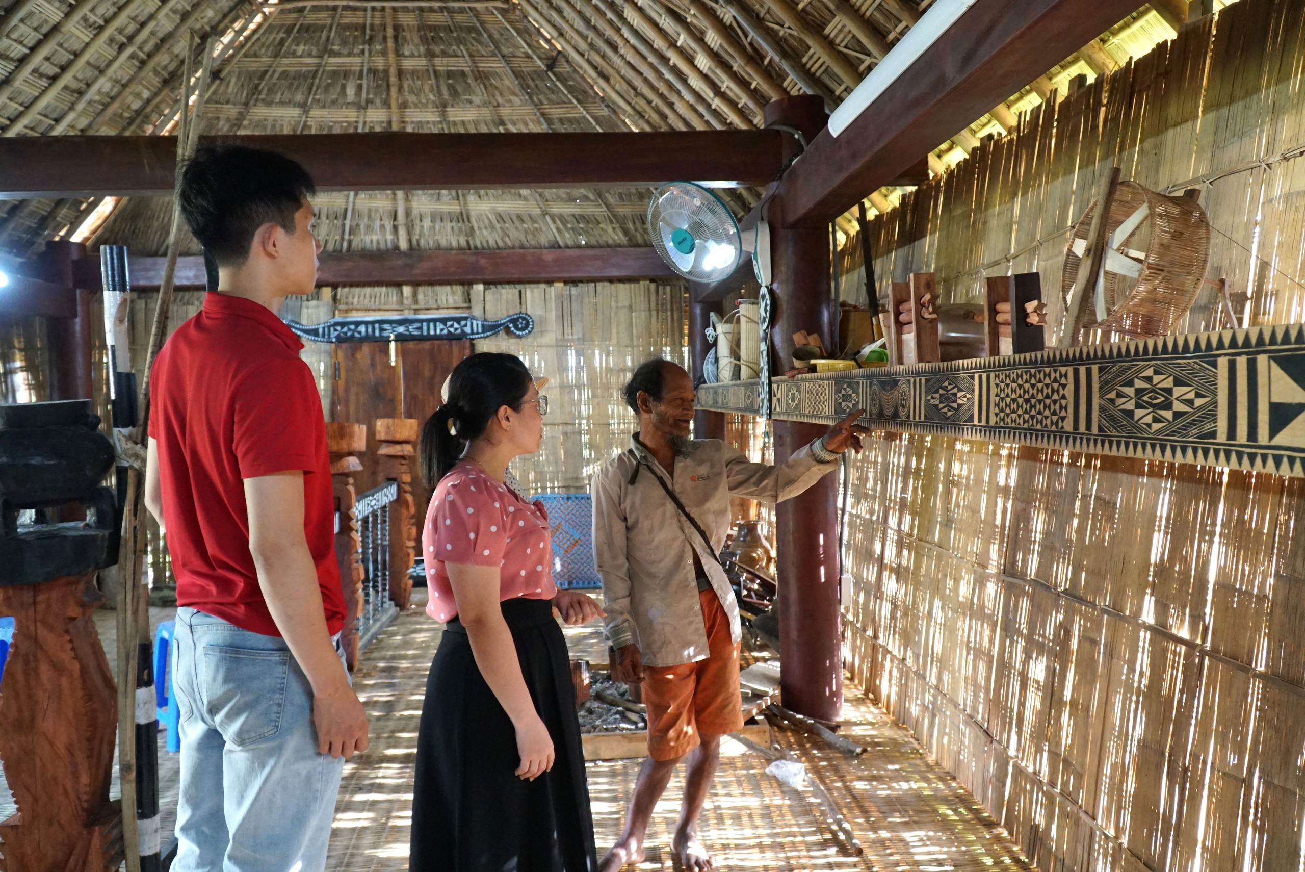 Nhà rông truyền thống độc đáo của người Ba Na ở Kbang - Kinh tế ngày ...