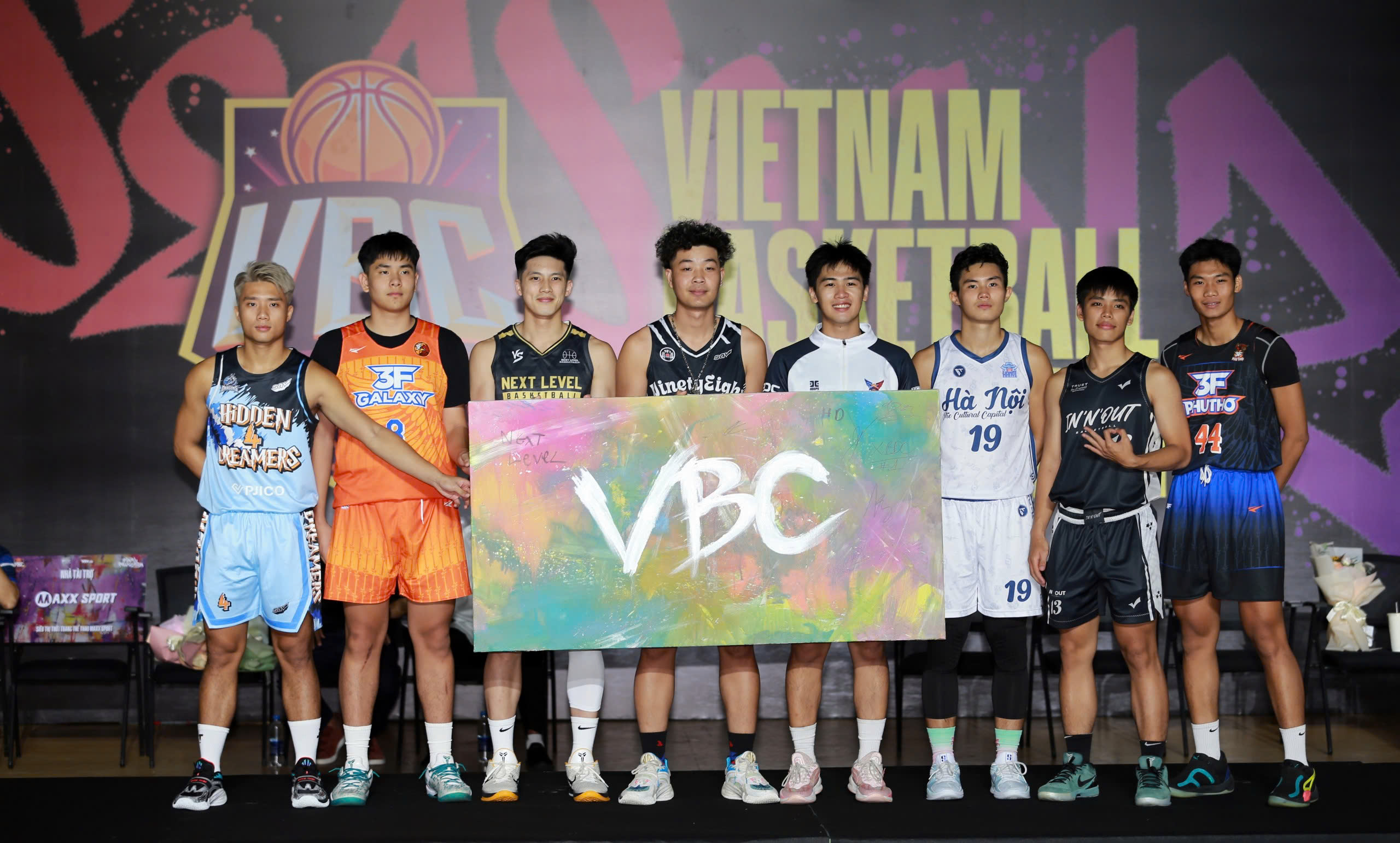 Tưng bừng khai mạc VBC 2024