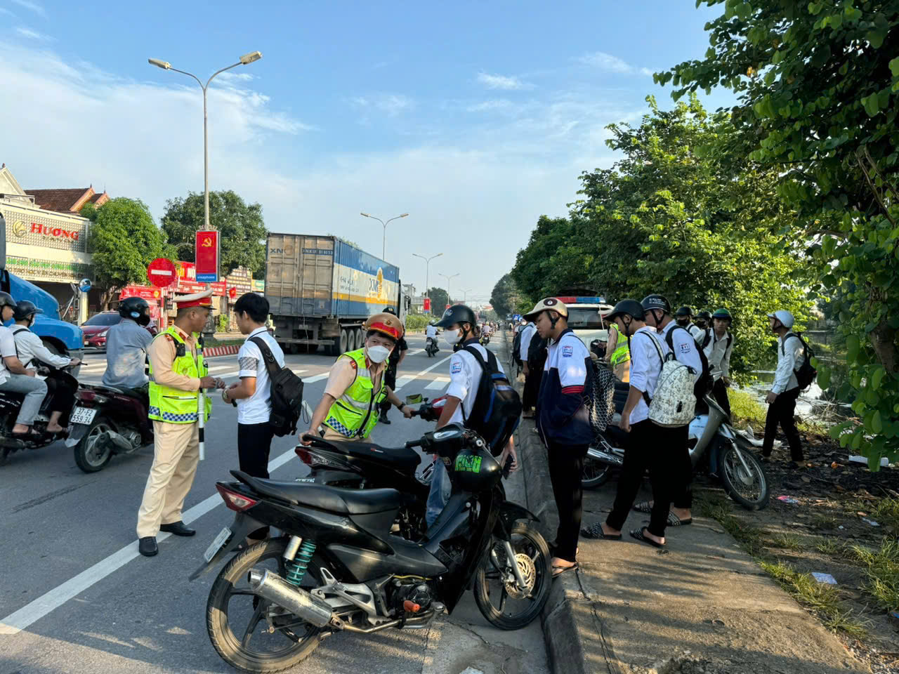 Người dân giám sát CSGT làm việc như thế nào?