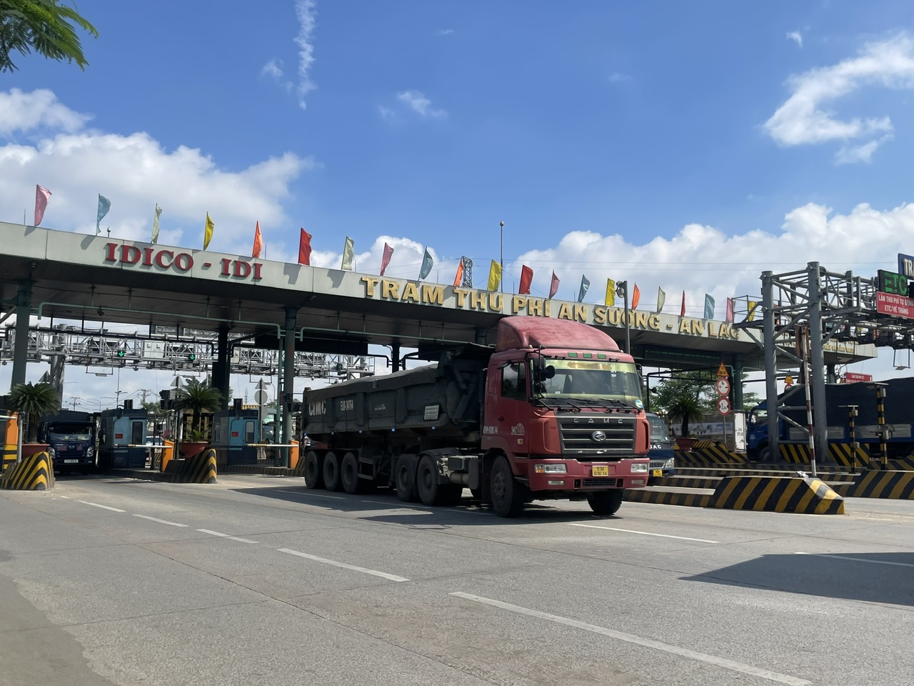 Đó là “hung thần”, là phá hoại