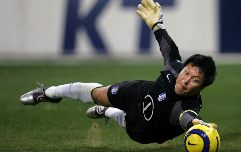 Huyền thoại sống bóng đá Hàn Quốc gia nhập tuyển Việt Nam