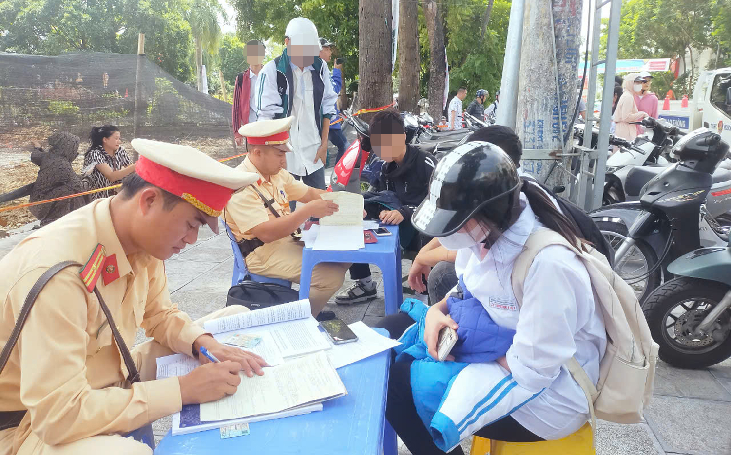 Giáo viên sẽ bị xử lý trách nhiệm khi để học sinh vi phạm giao thông