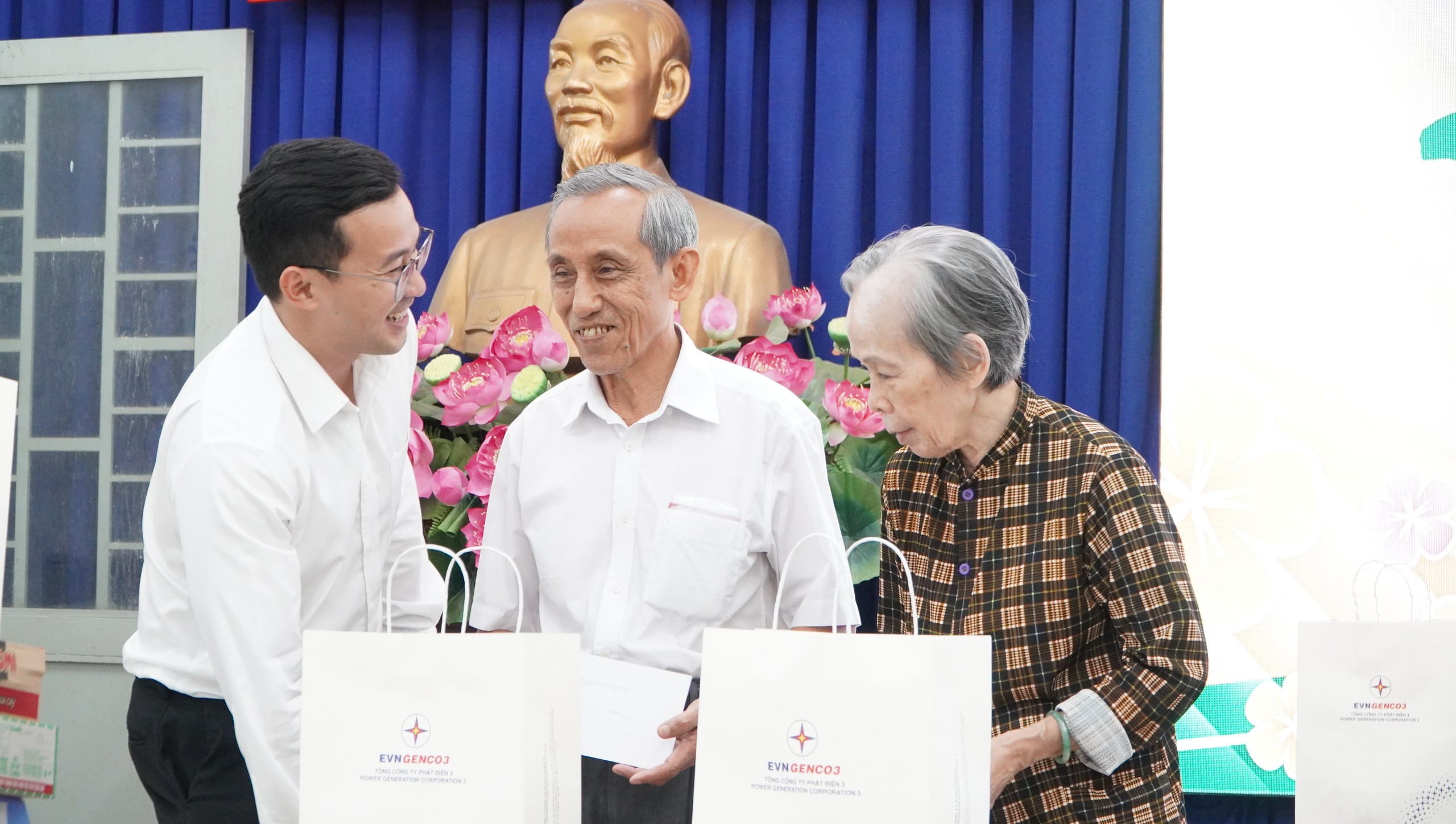 Mang "Xuân sẻ chia" đến với người dân ở TP Thủ Đức