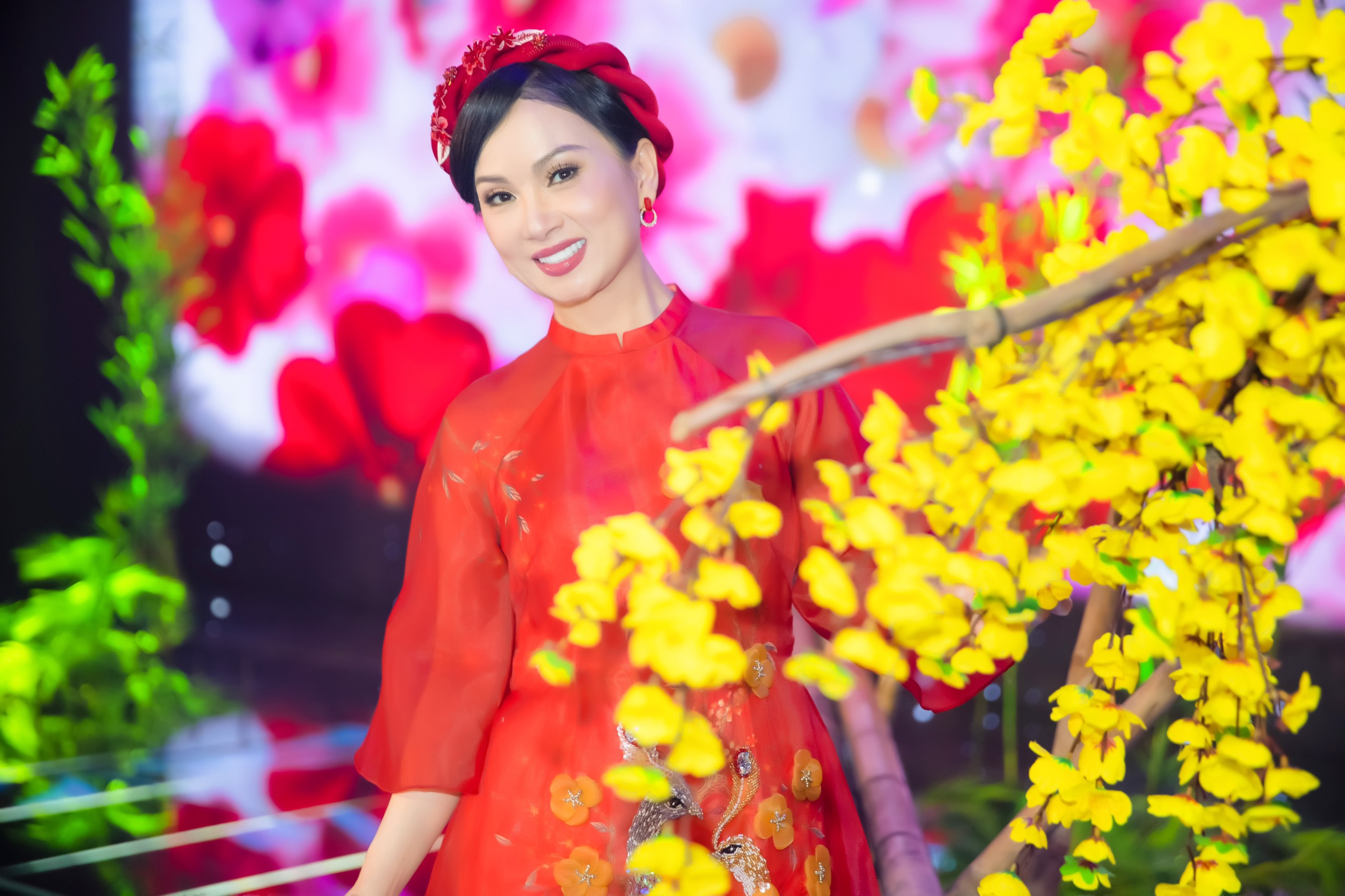 Hà Phương tụ hội cùng Quyền Linh, NSND Trịnh Kim Chi