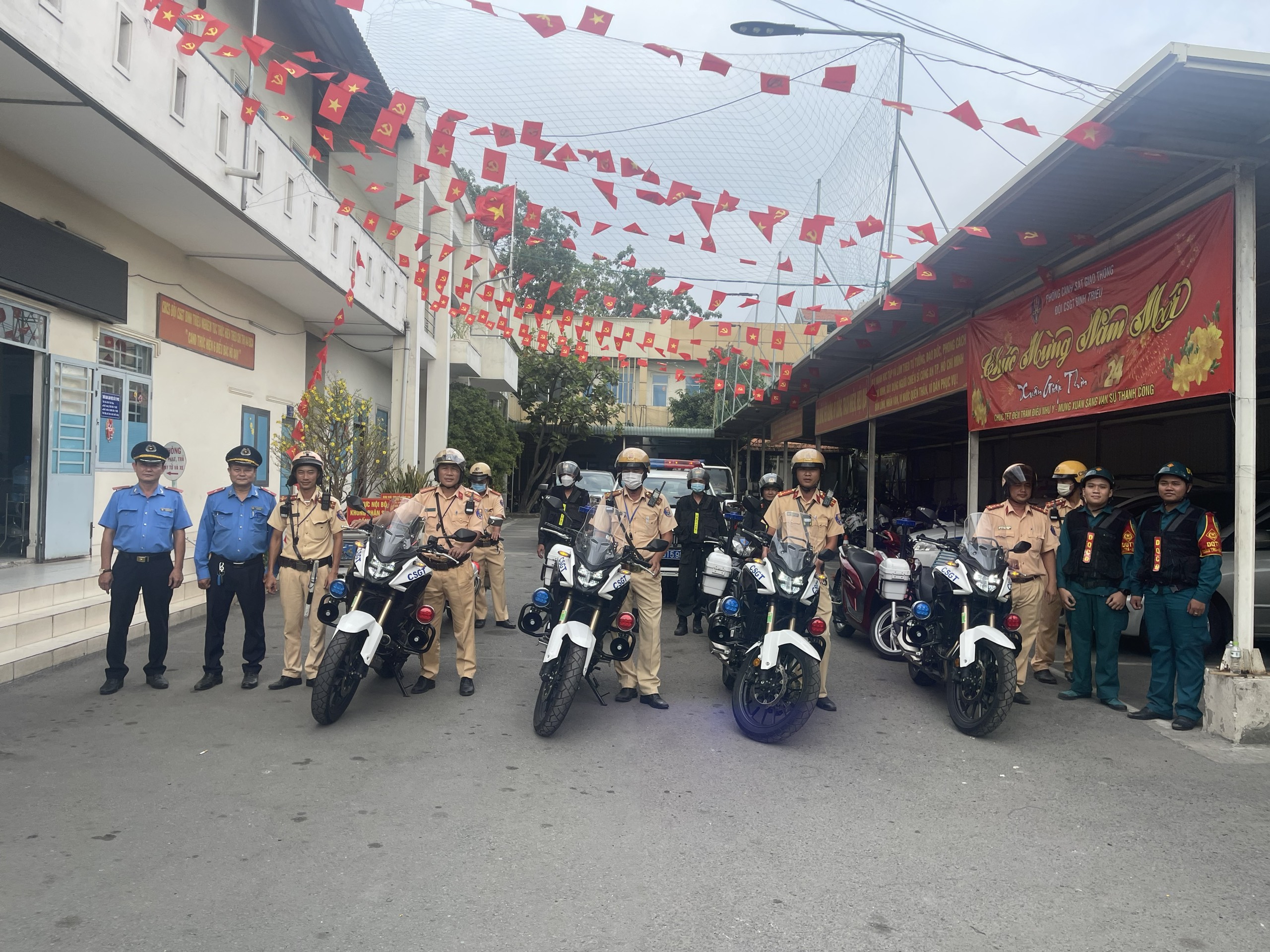 CLIP: CSGT TP HCM đồng loạt ra quân bảo đảm giao thông, xử lý vi phạm