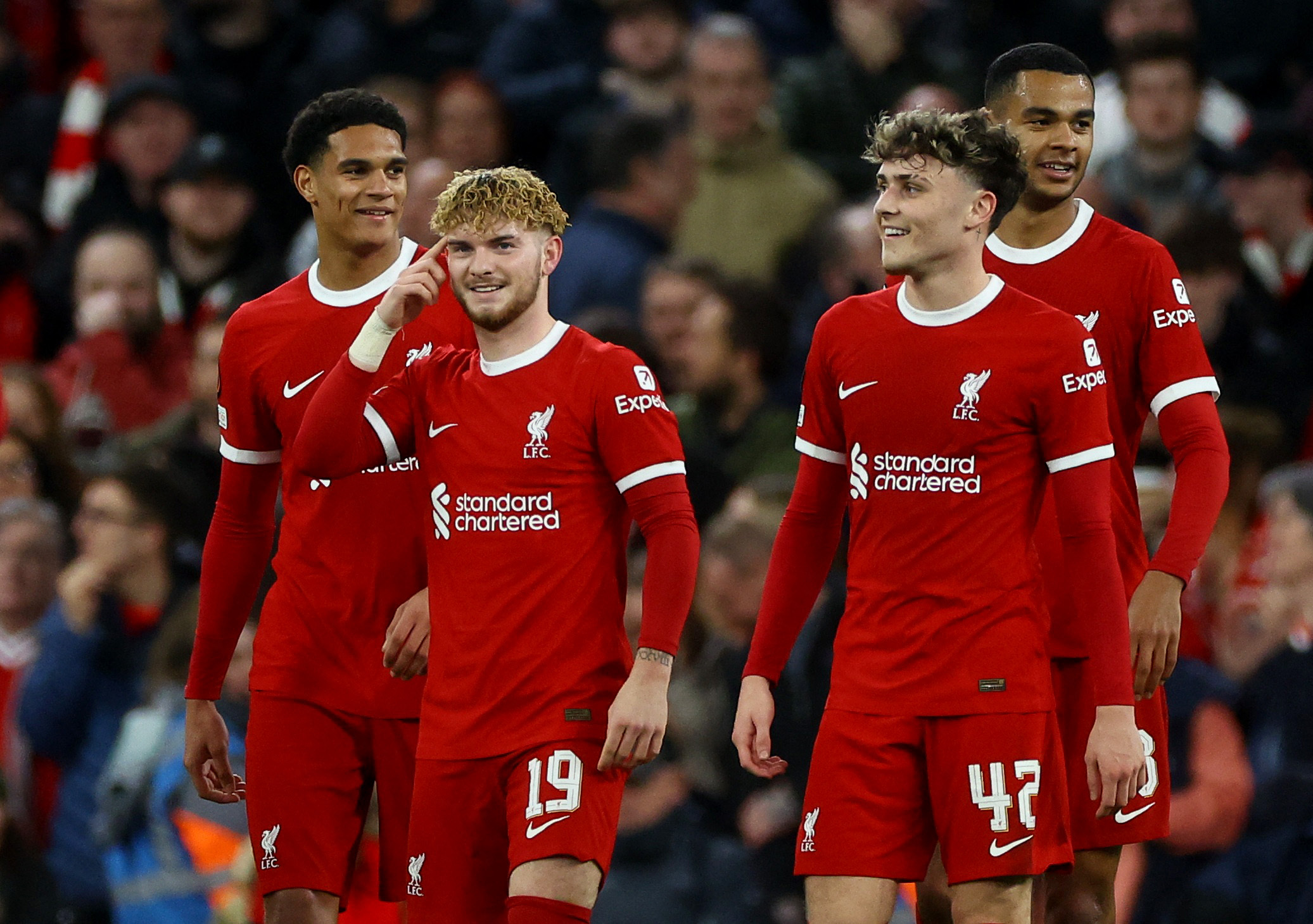 Ghi 11 bàn sau 2 lượt, Liverpool ra oai ở Europa League