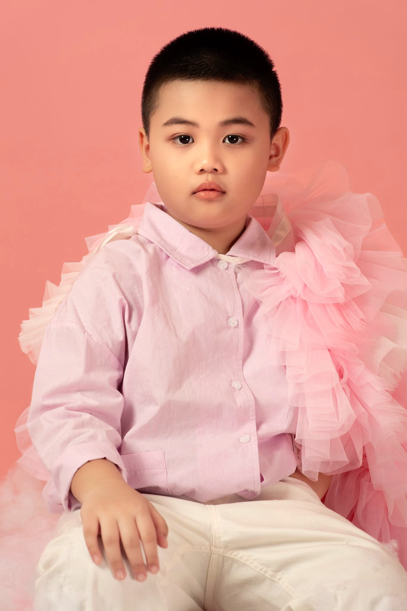 "Mẫu nhí" Hoàng Long đáng yêu trong loạt ảnh mới