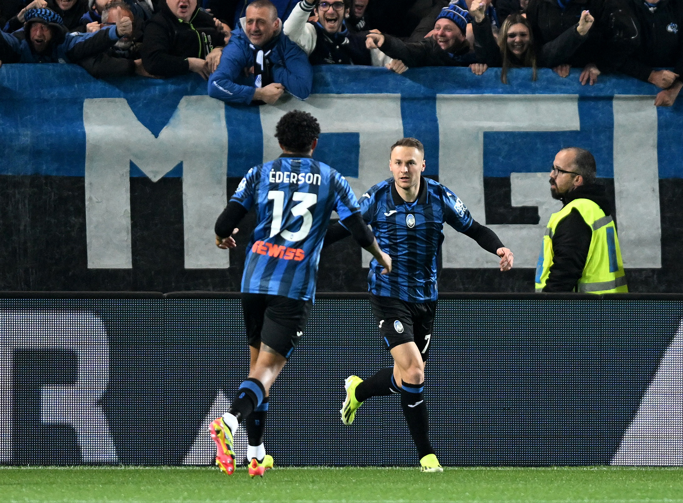 Trận bán kết Coppa Italia kịch tính giữa Atalanta và Fiorentina