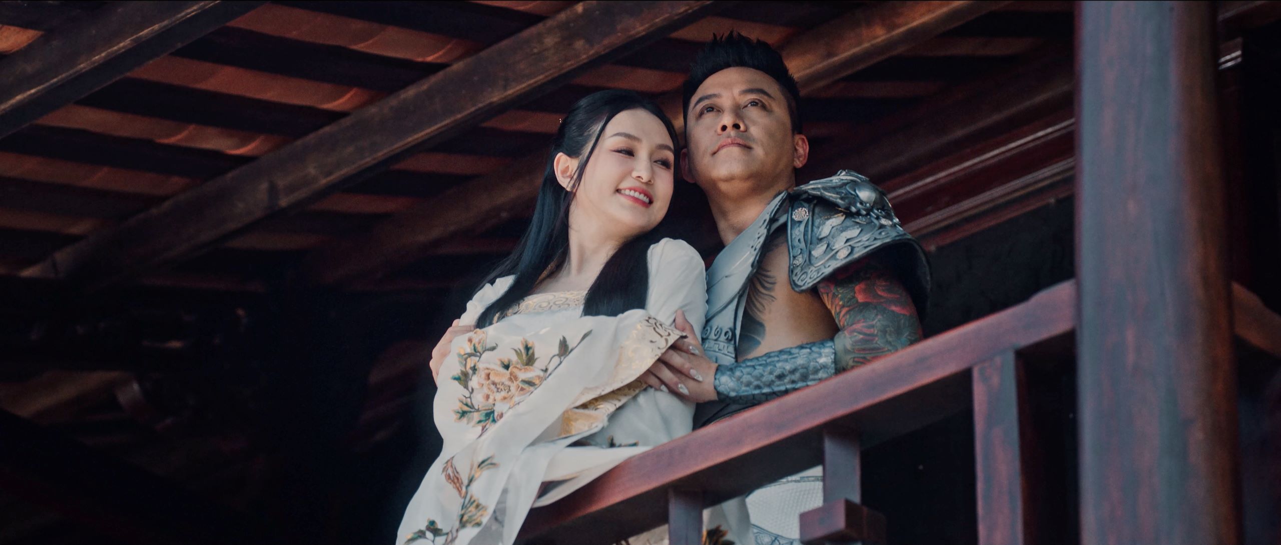 Hương Baby: Tuấn Hưng lạnh lùng trên sân khấu, ấm áp trong gia đình