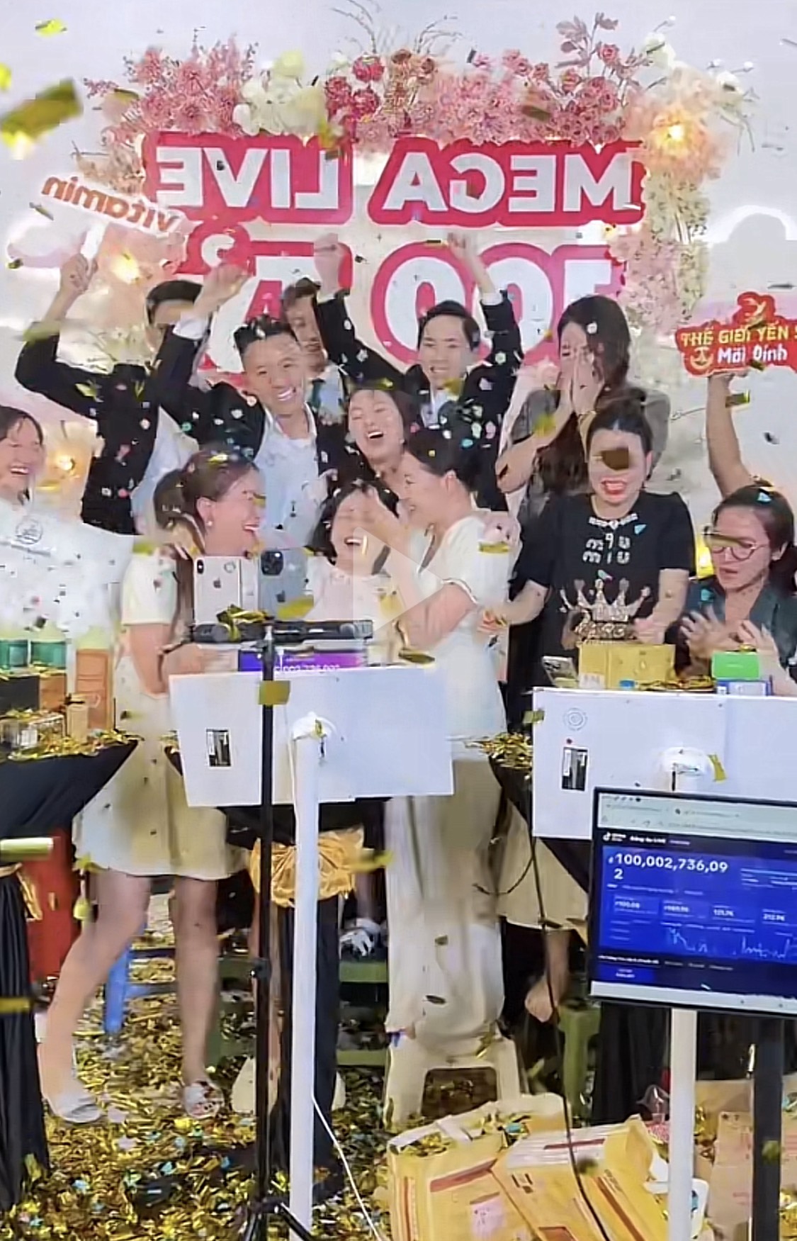 Quyền Leo Daily bỏ túi bao nhiêu tiền sau phiên livestream bán hàng đạt ...