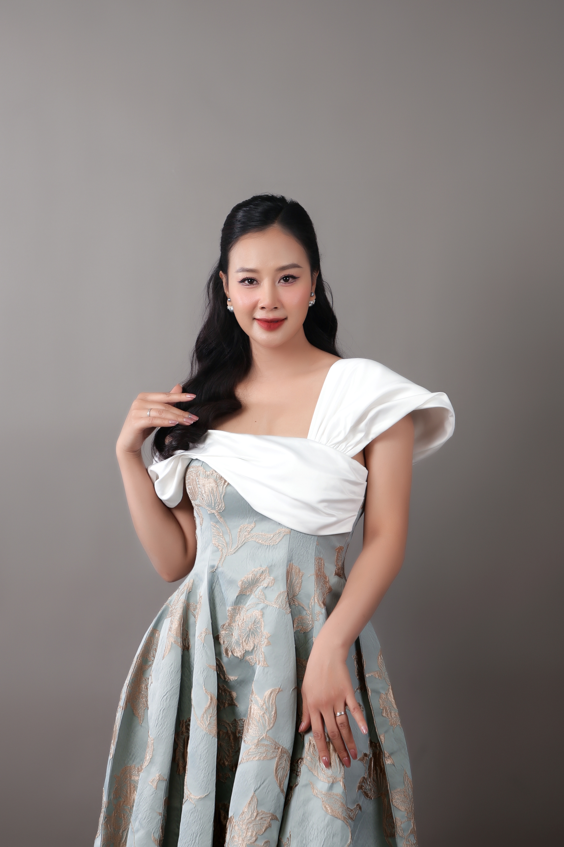 Ca sĩ Hà Thúy Anh và bí quyết giữ lửa hôn nhân