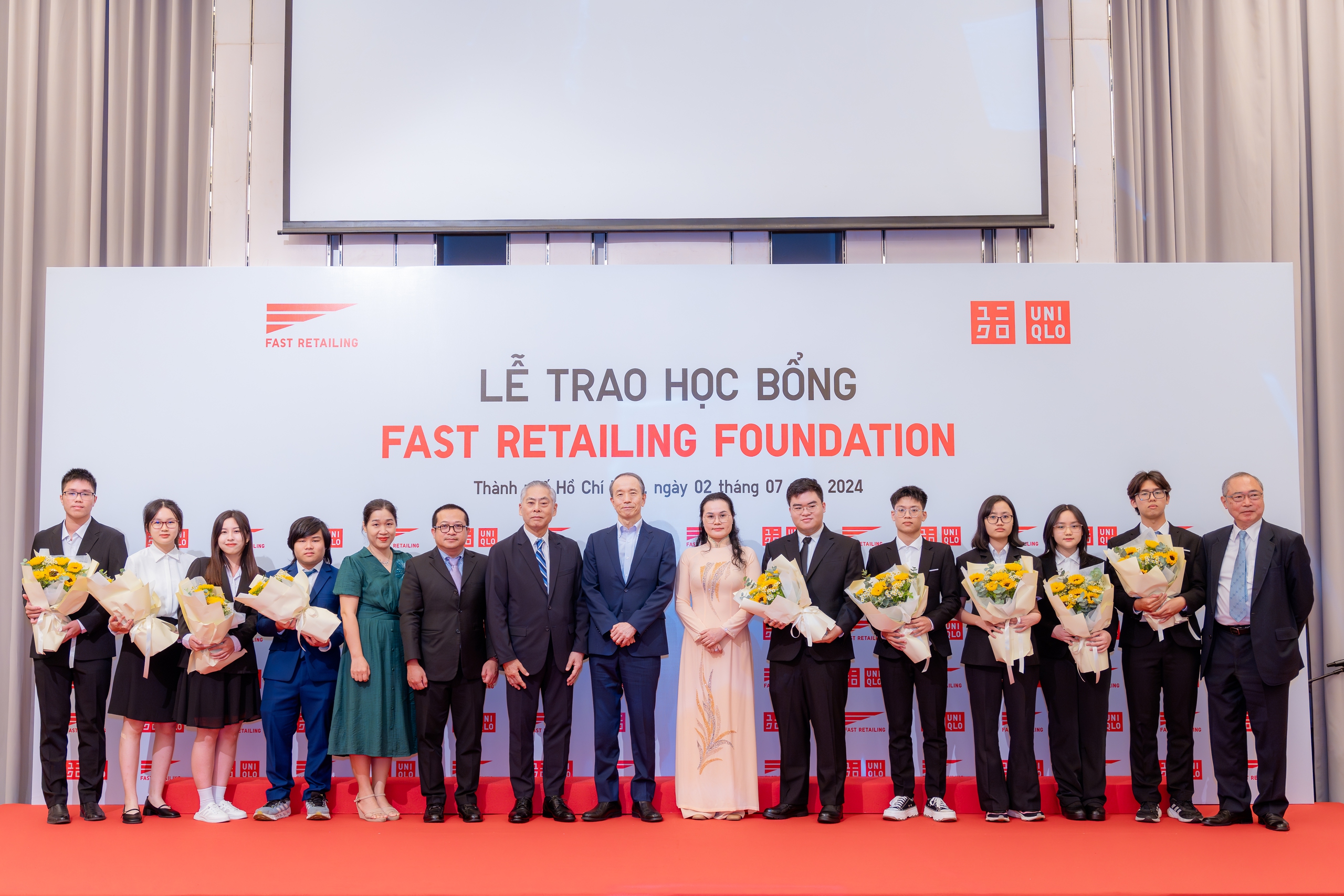 Quỹ Fast Retailing công bố 9 học sinh Việt Nam đạt học bổng toàn phần ...