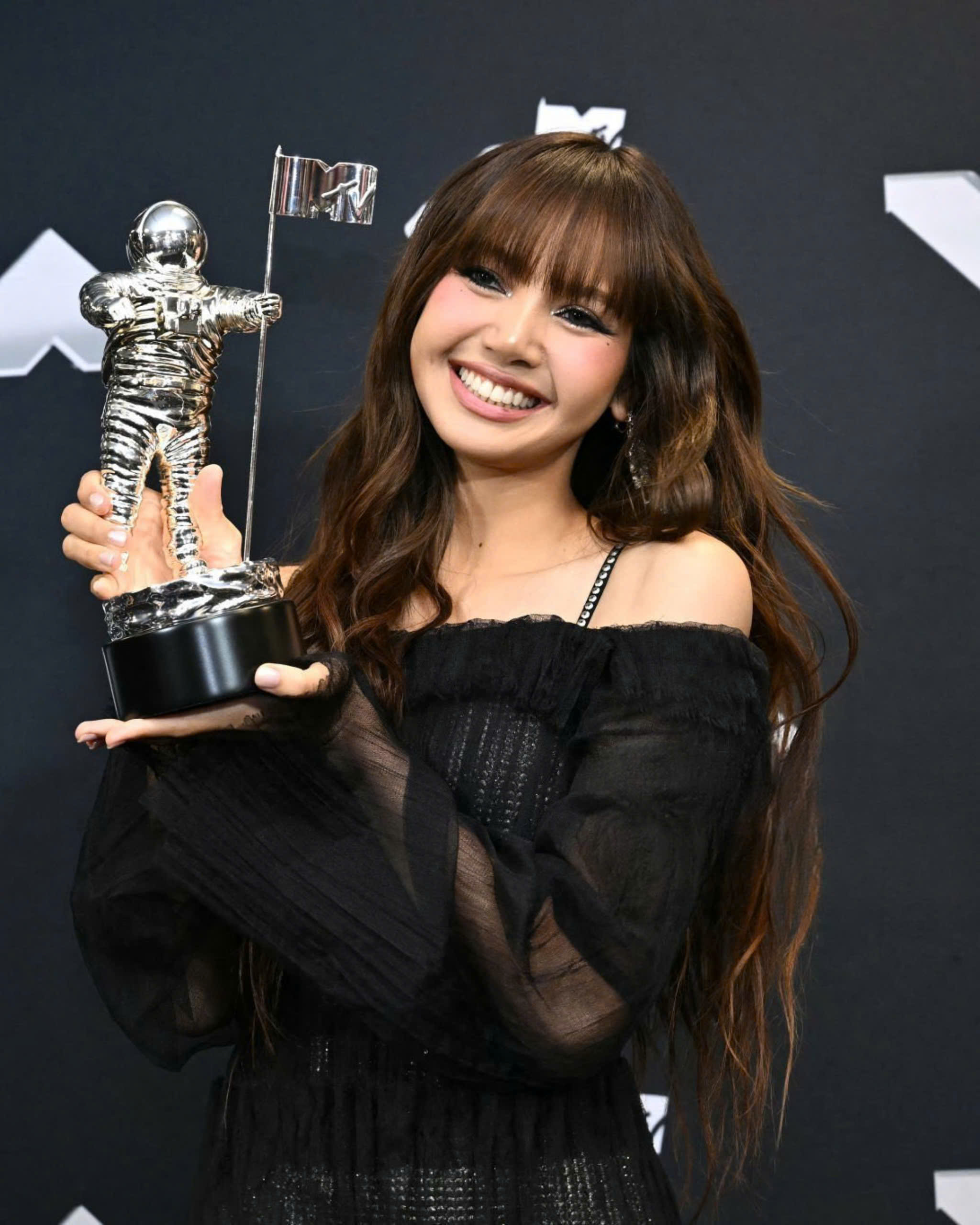 Lisa làm nên lịch sử lần thứ hai tại MTV VMAs, tiếp tục độc chiếm giải ...