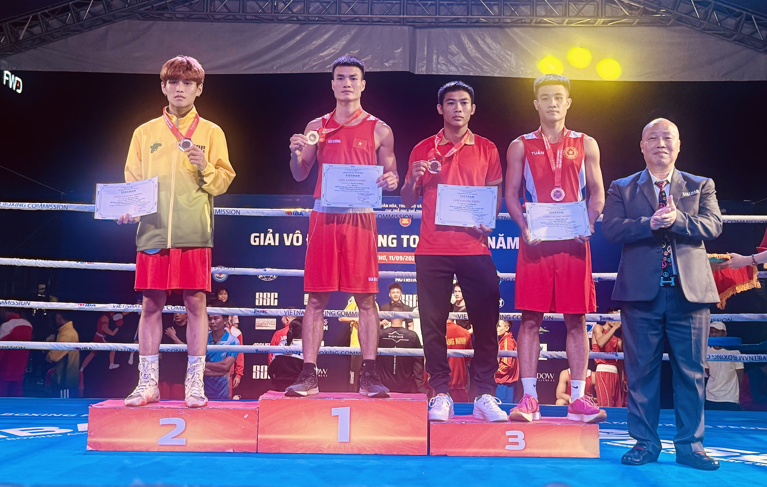 Hanoi and Army dominate National Boxing Championship