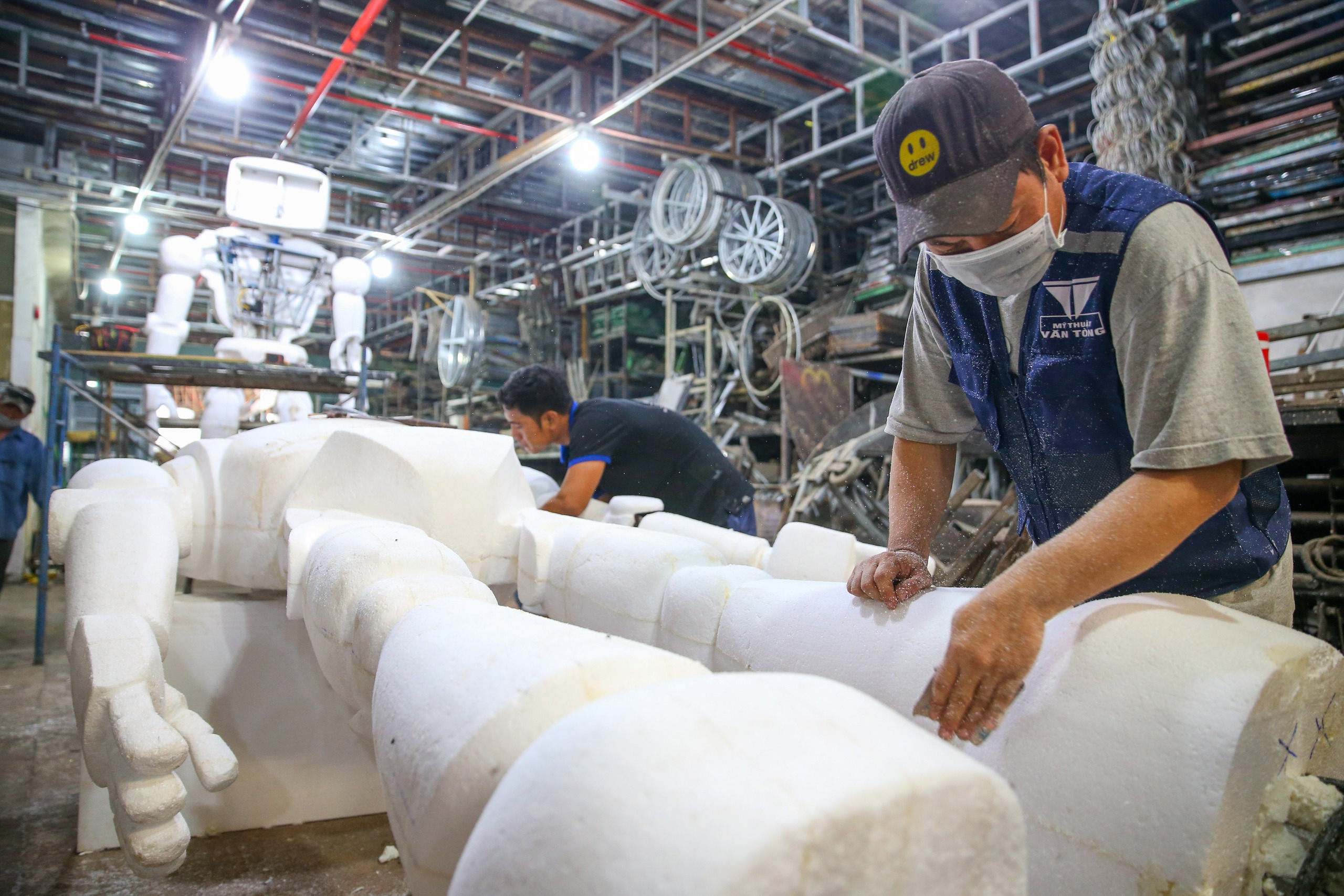 Lộ diện robot Bông, cặp rắn "khổng lồ" tại đường hoa Nguyễn Huệ Tết Ất ...