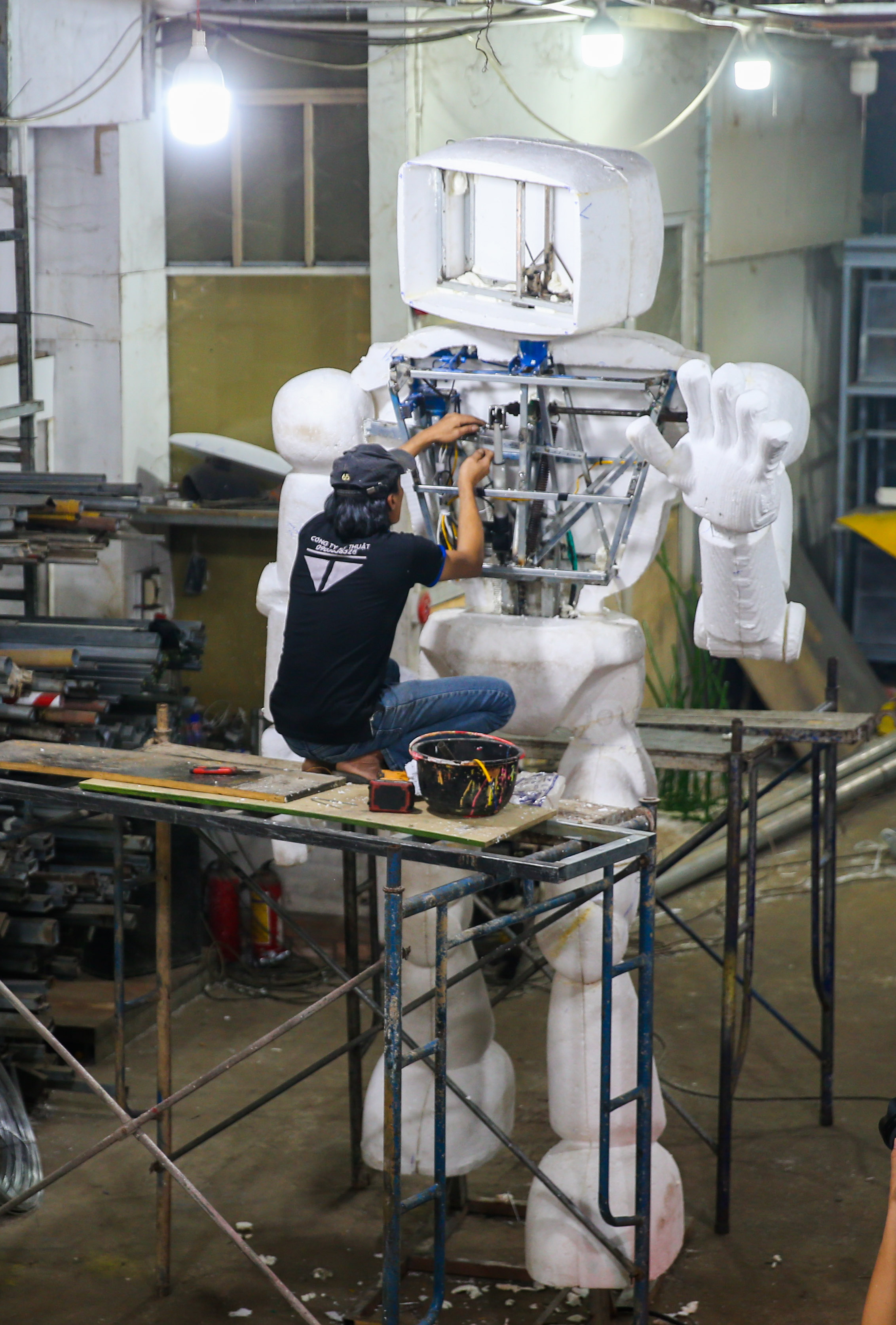 Lộ diện robot Bông, cặp rắn “khổng lồ” tại đường hoa Nguyễn Huệ Tết Ất ...