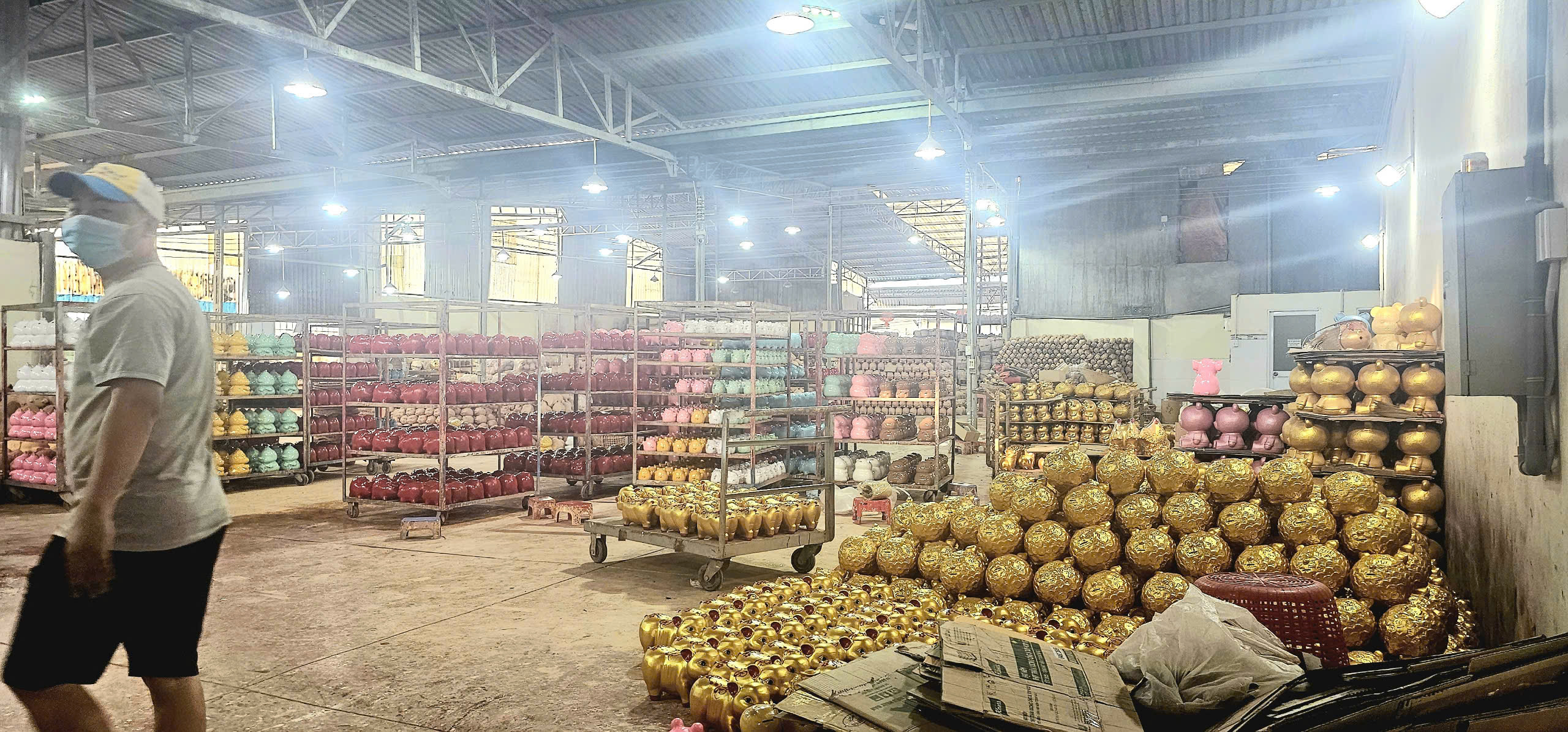 Cơ sở sản xuất heo đất đắt hàng nhờ bắt trend capybara