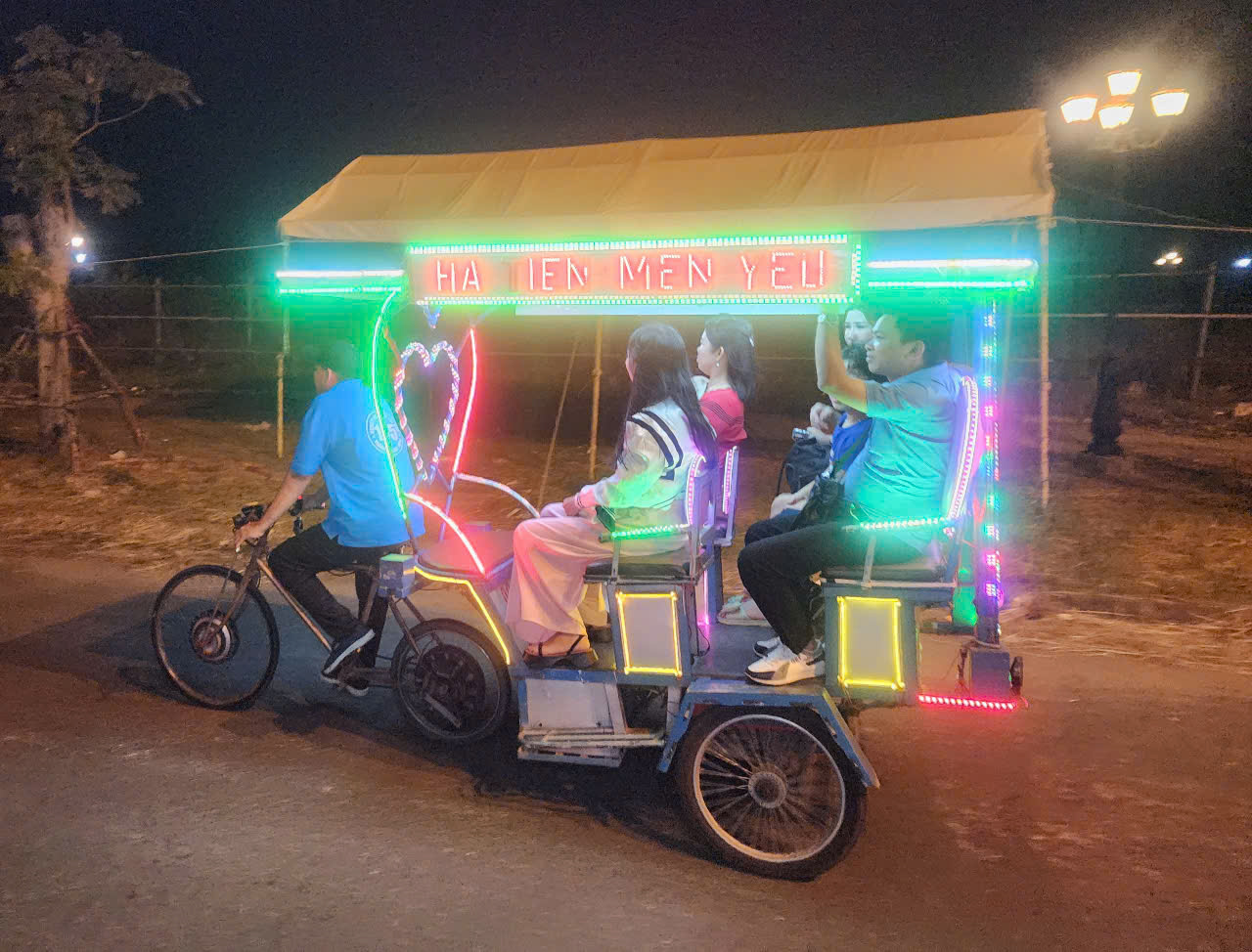 "Xe vua vui vẻ" ở Hà Tiên