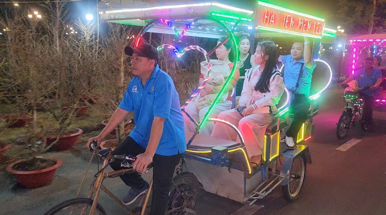 "Xe vua vui vẻ" ở Hà Tiên