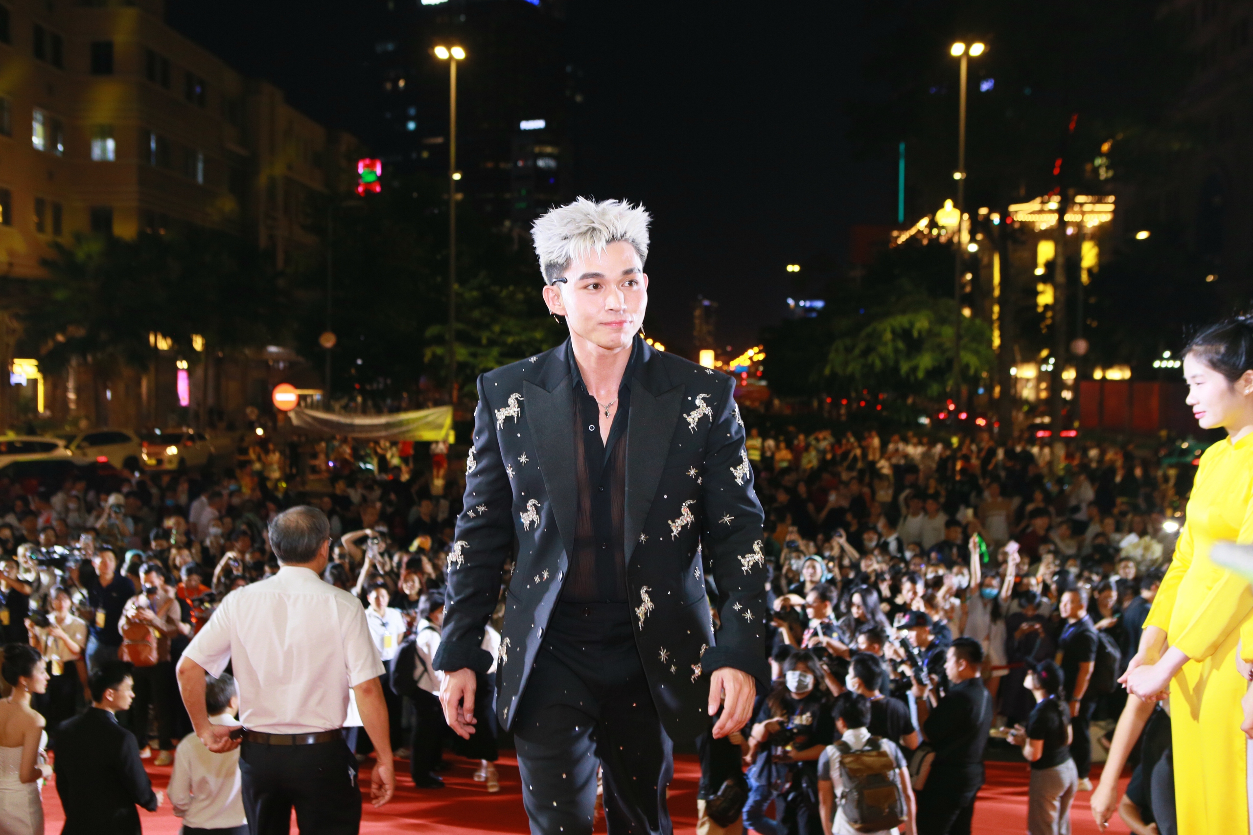 Jun Phạm cảm xúc lần đầu mang Mai Vàng về nhà