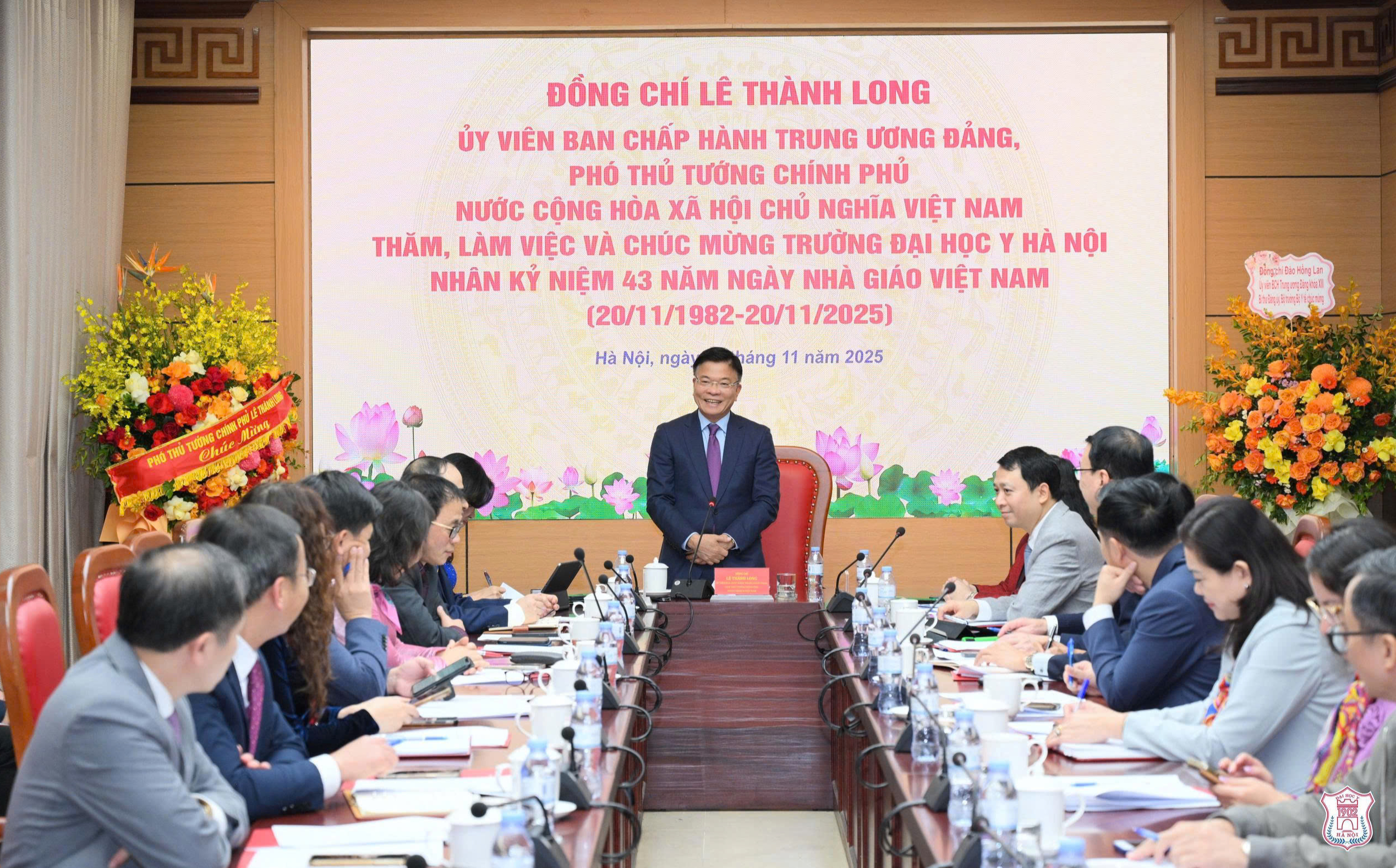 Hiệu trưởng Đại học Y Hà Nội kiến nghị hỗ trợ học phí cho bác sĩ nội ...