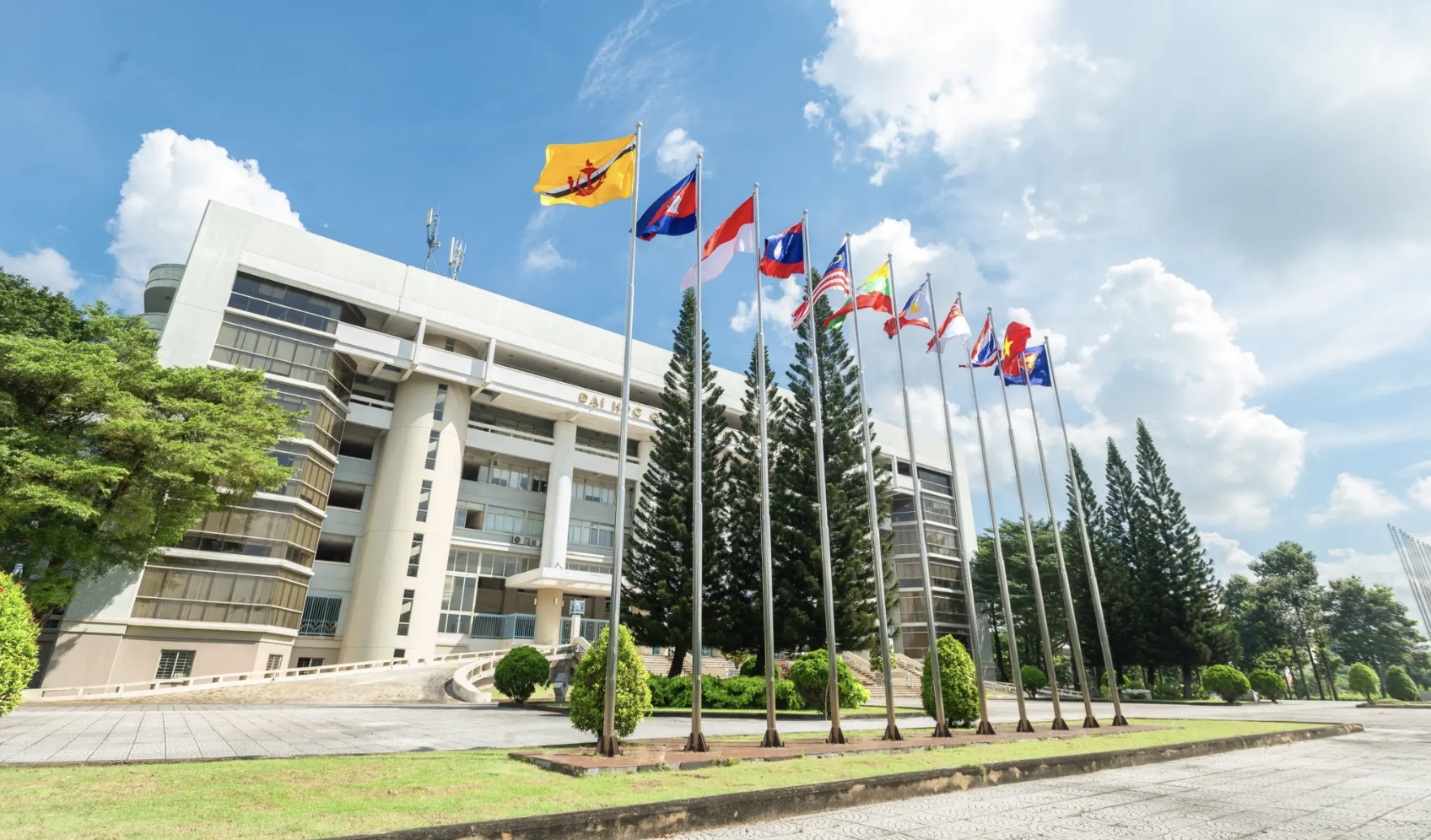Ho Chi Minh City National University established the Center for ...