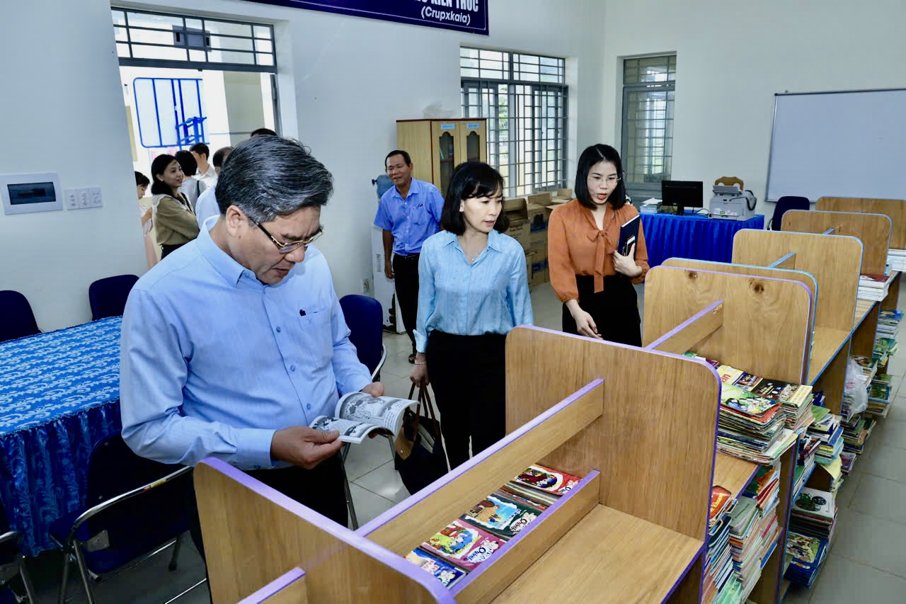 Dong Nai continues to comprehensively innovate education and training ...