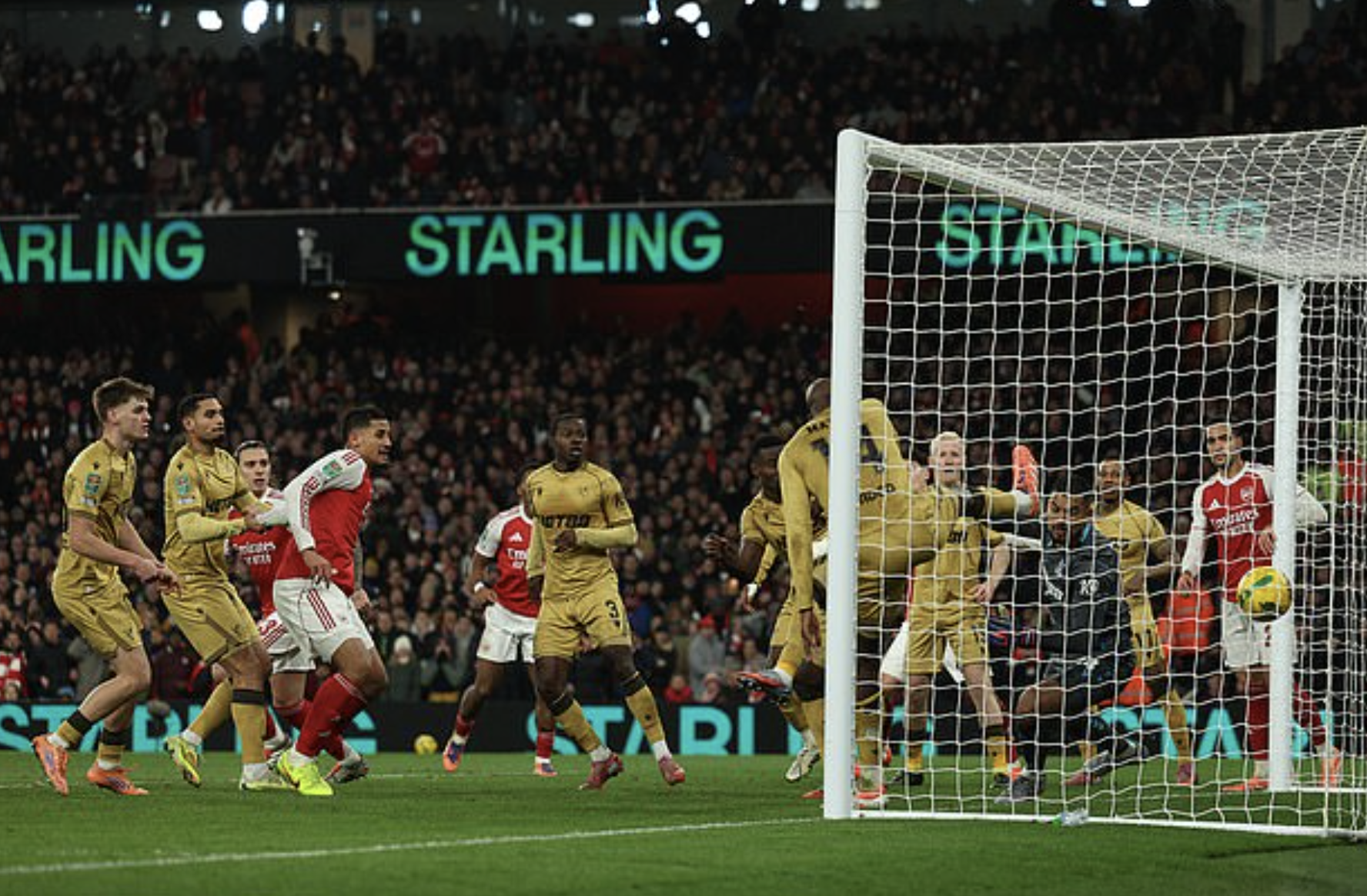 Rượt đuổi tỉ số nghẹt thở Crystal Palace, Arsenal chật vật đoạt vé bán ...