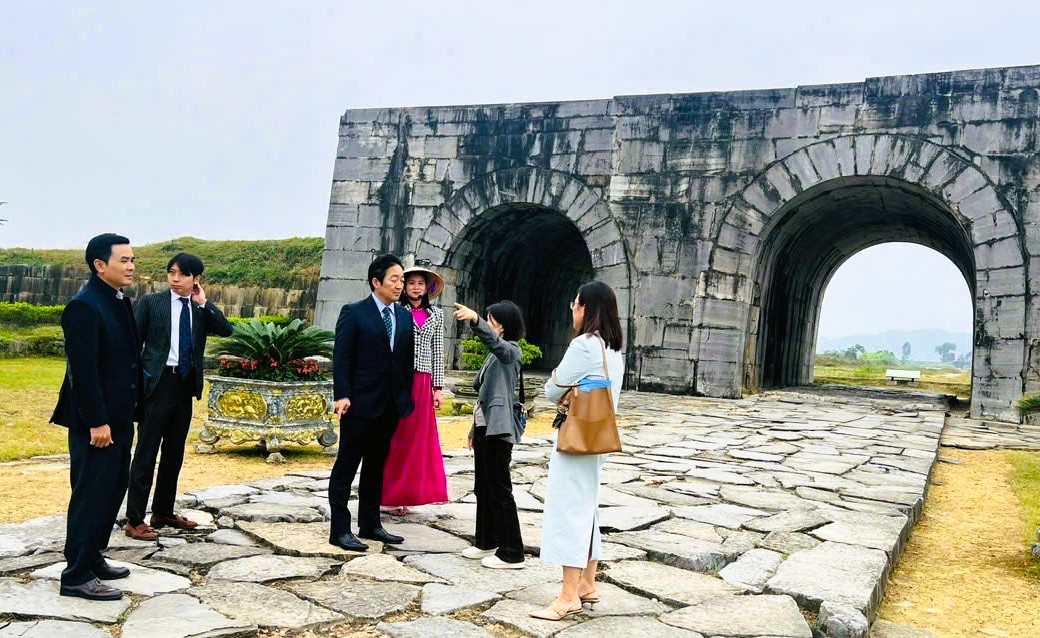 Thanh Hoa province's tourism sector welcomed over 16 million visitors ...