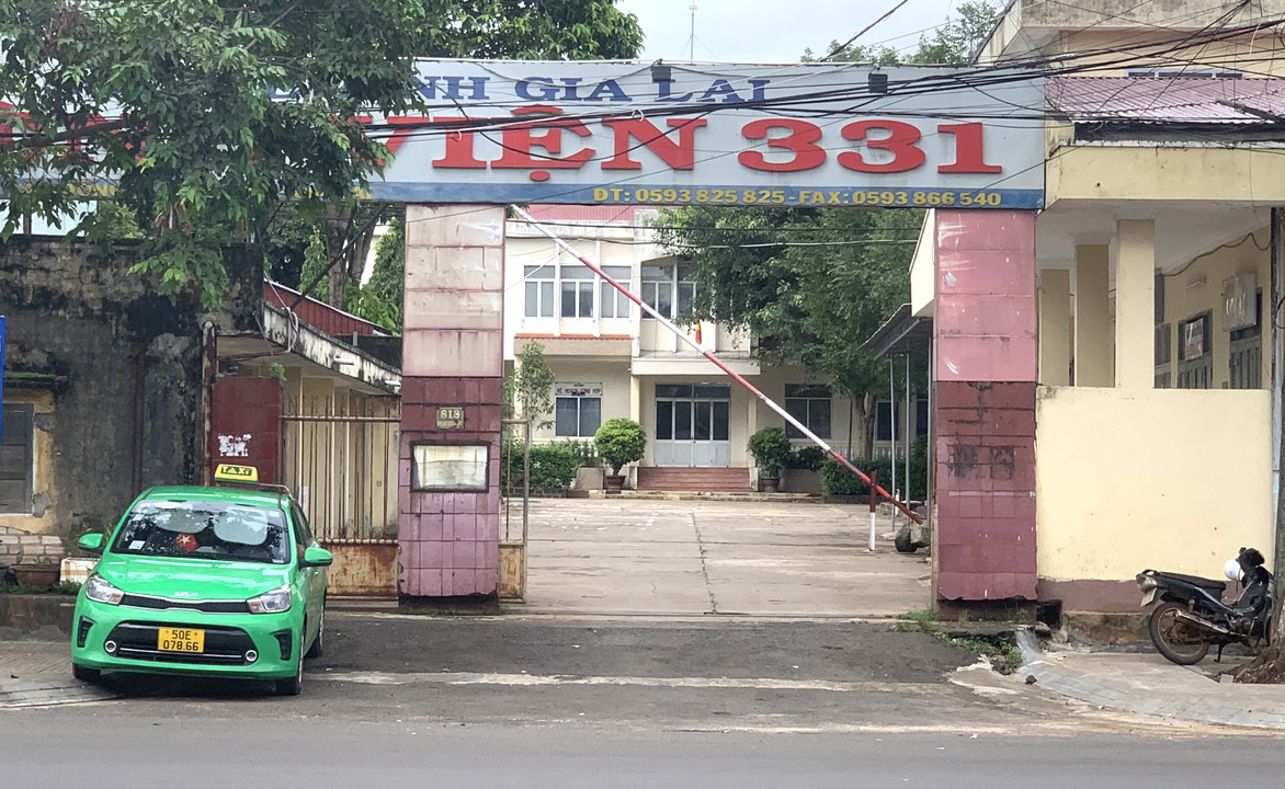 9th grade male student in Gia Lai was stabbed in the chest by a friend