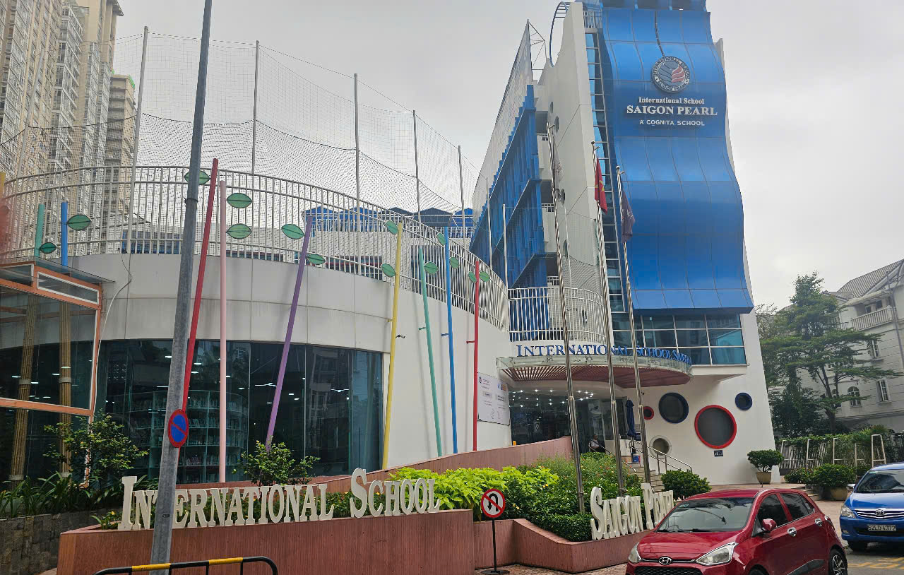 TP HCM: Một trường quốc tế bất ngờ thông báo đóng cửa, phụ huynh rối bời