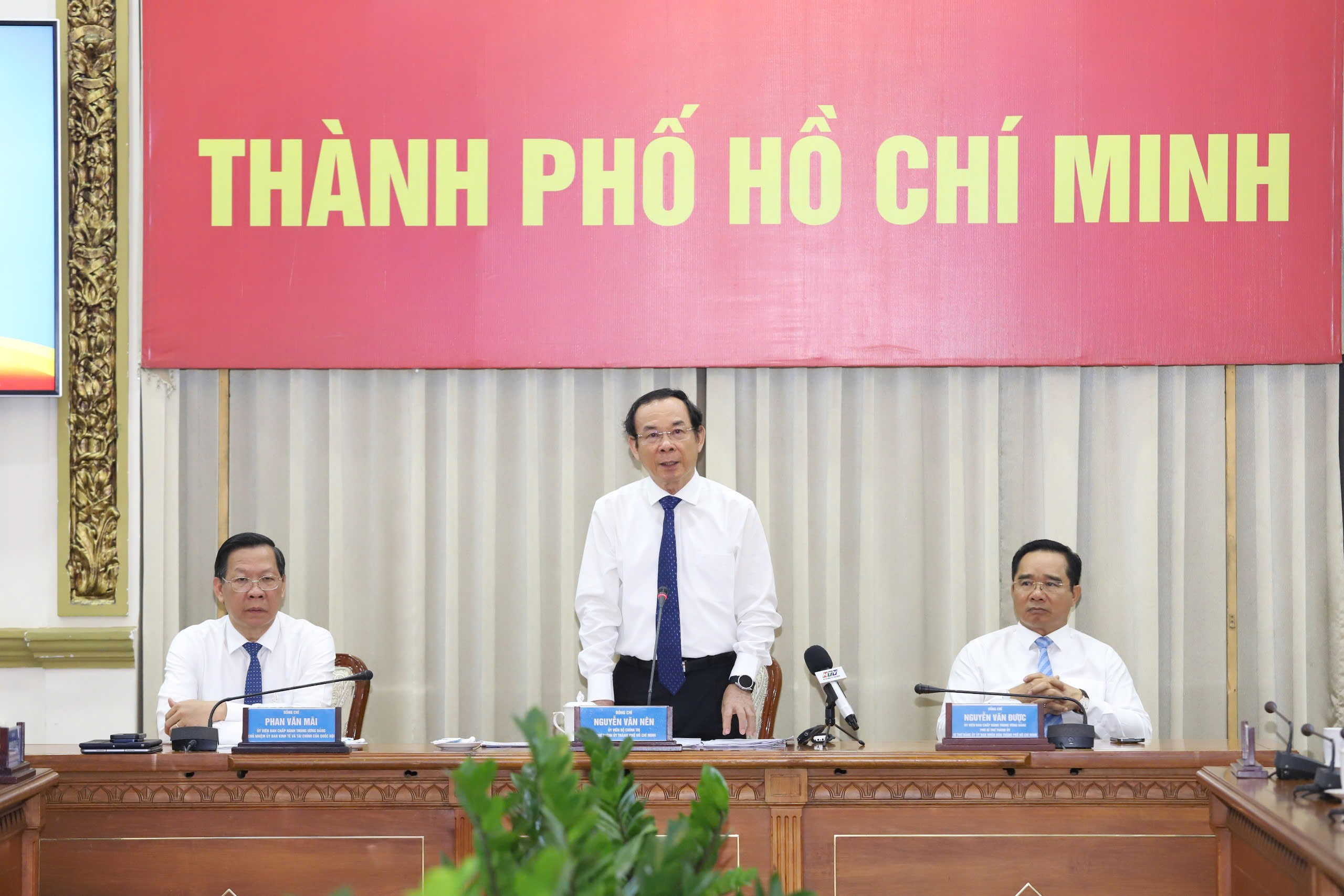 Thành ủy - UBND TP HCM điều động, bổ nhiệm nhiều cán bộ lãnh đạo