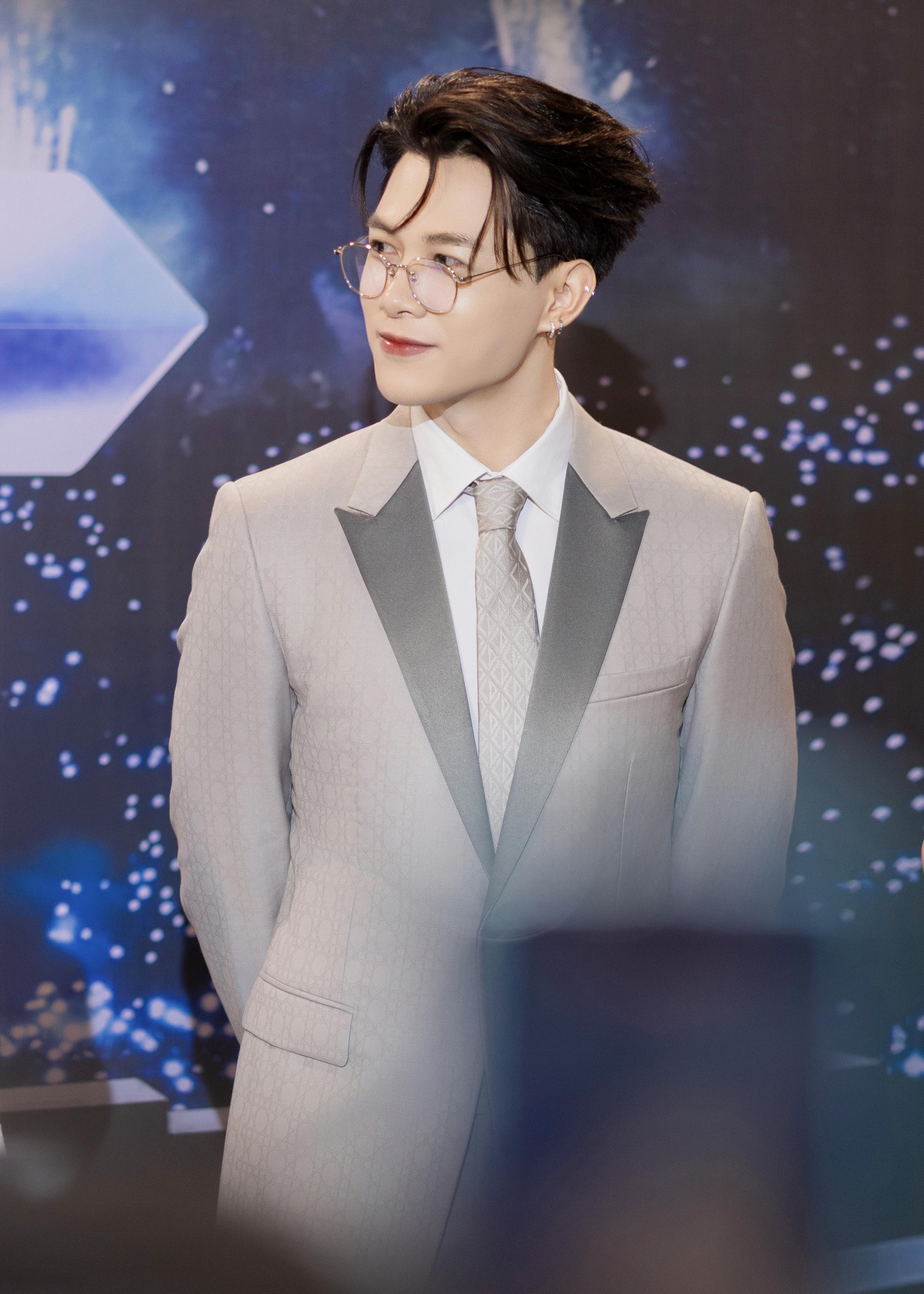 Anh Tú Atus luôn bảnh bao