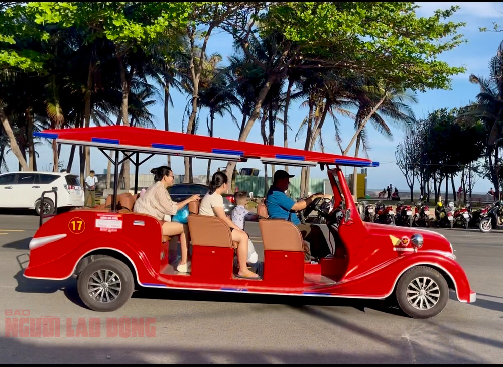 CLIP: Bất chấp quy định, xe 4 bánh gắn động cơ vẫn chạy khắp Vũng Tàu