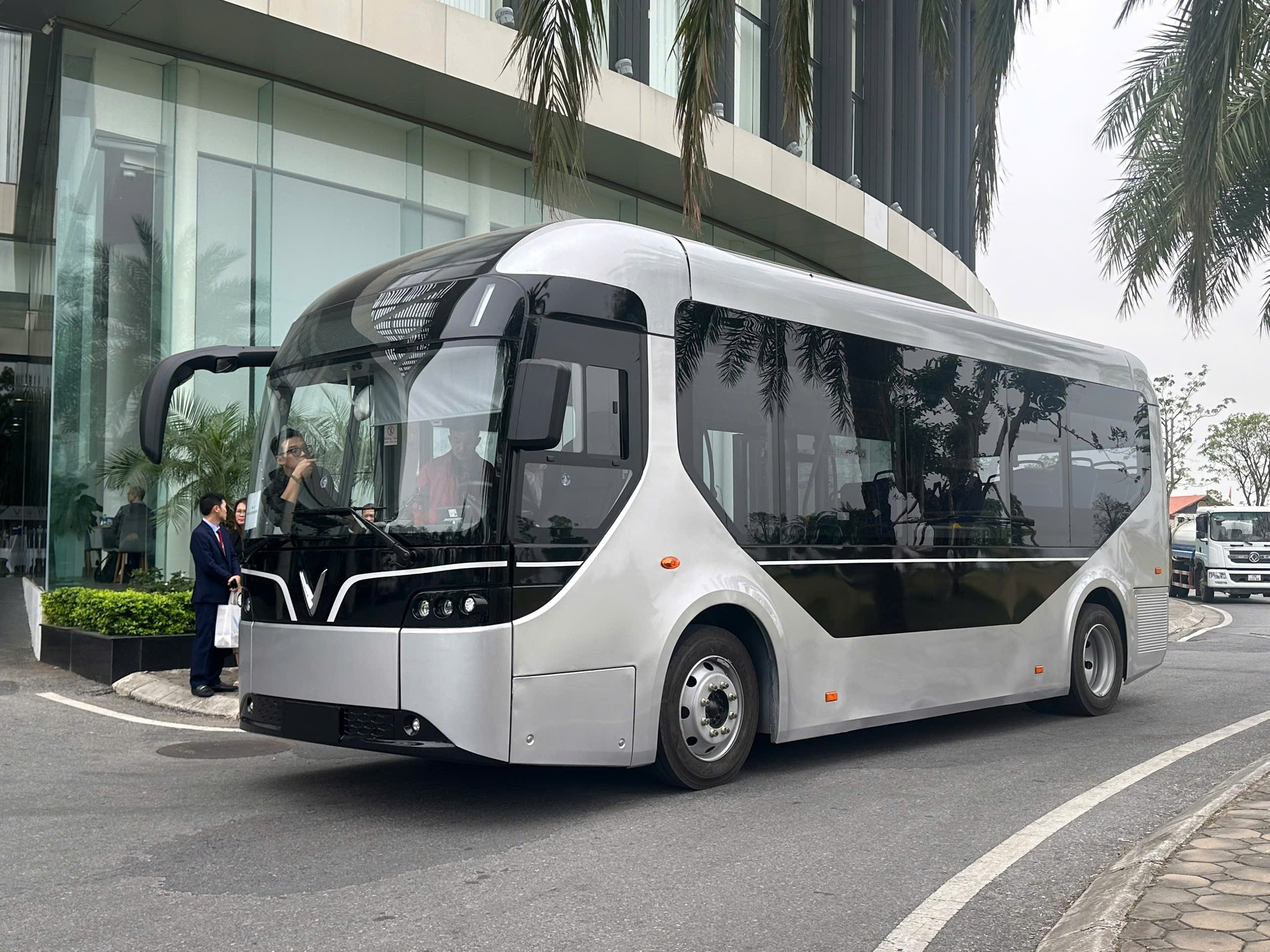 VinFast hé lộ thêm 2 mẫu xe điện sẽ ra mắt trong năm nay