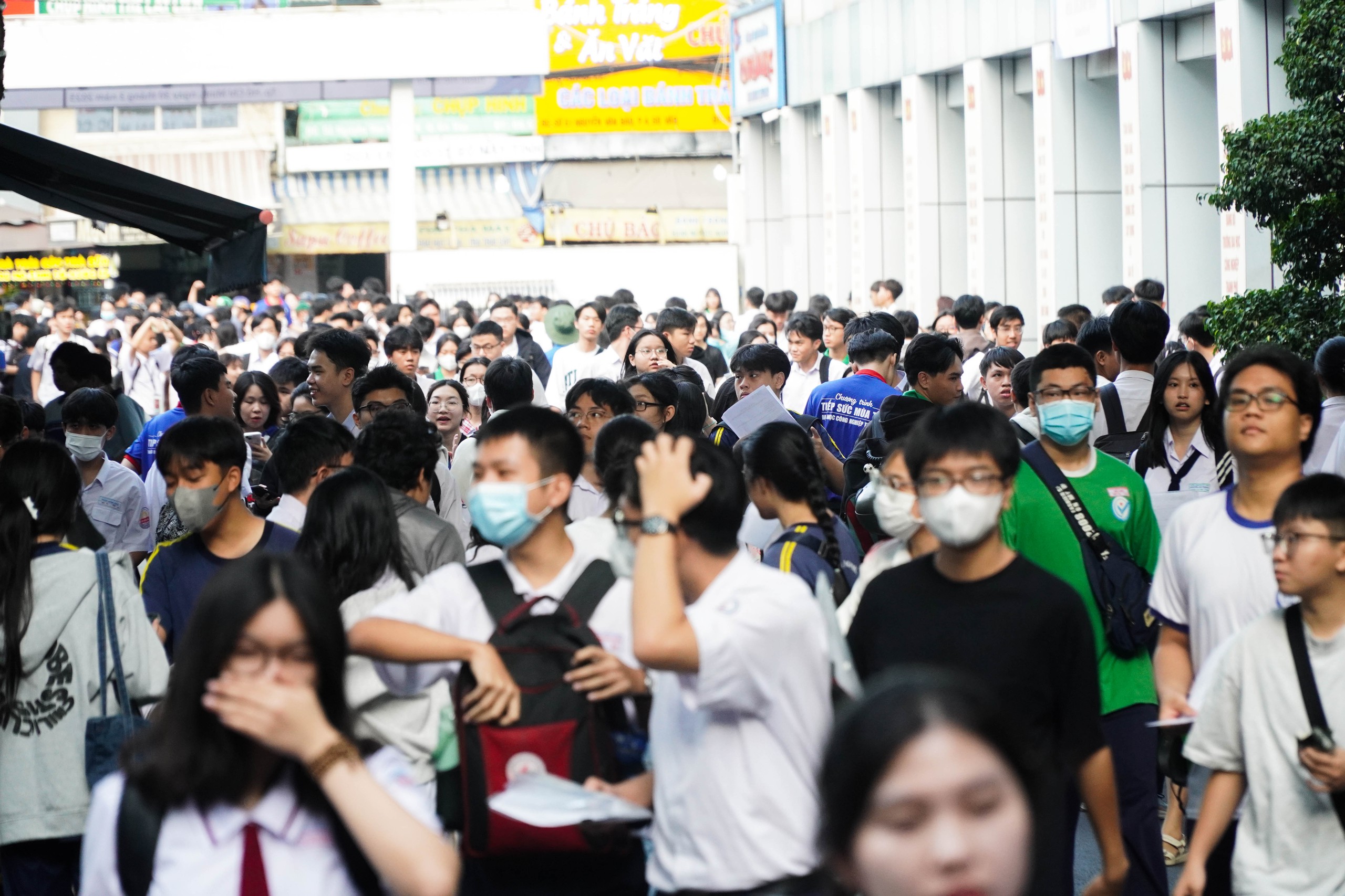 Tomorrow, Ho Chi Minh City National University will announce the first ...