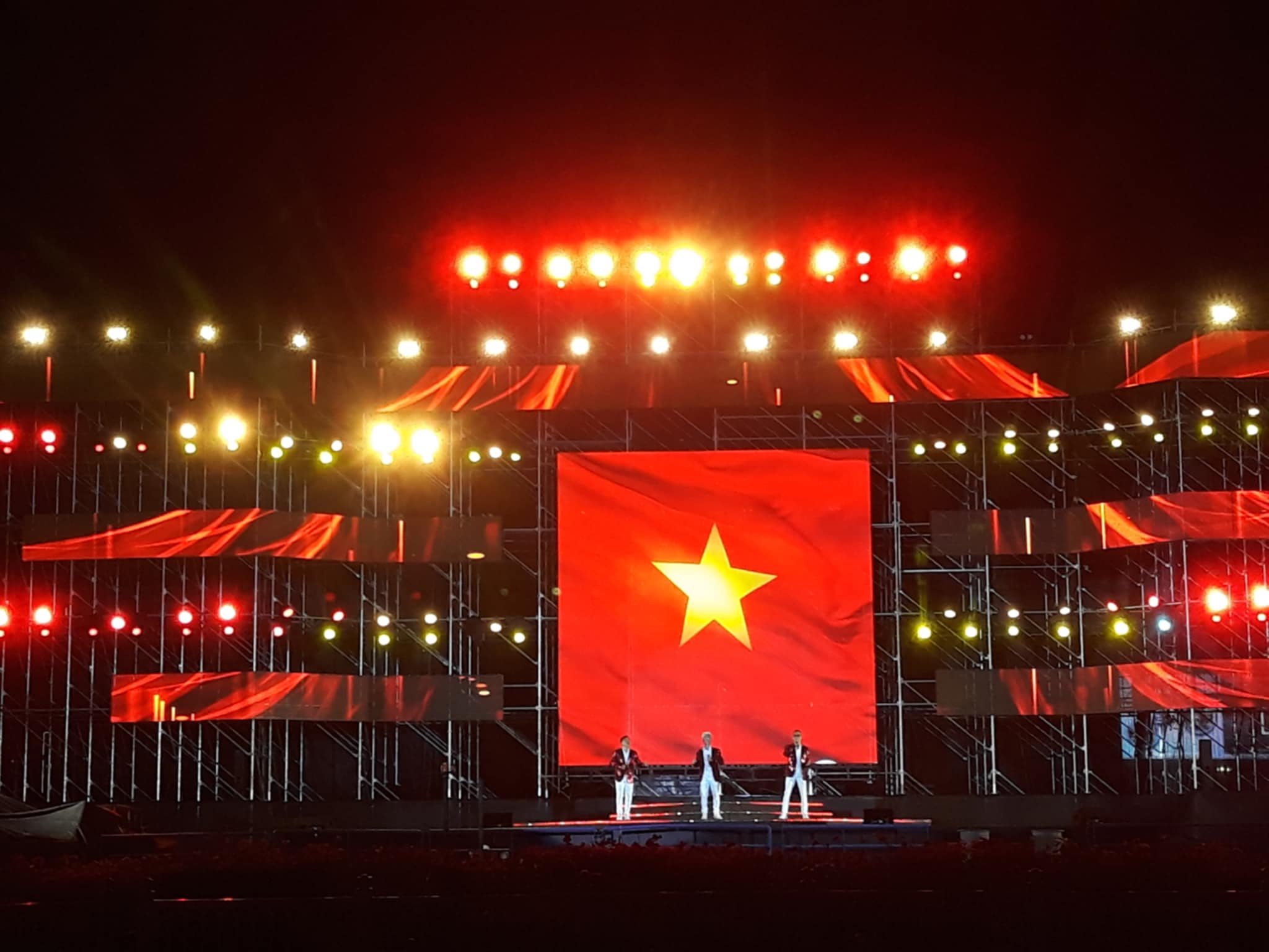 Kyo York, nhóm MTV khuấy động sân khấu