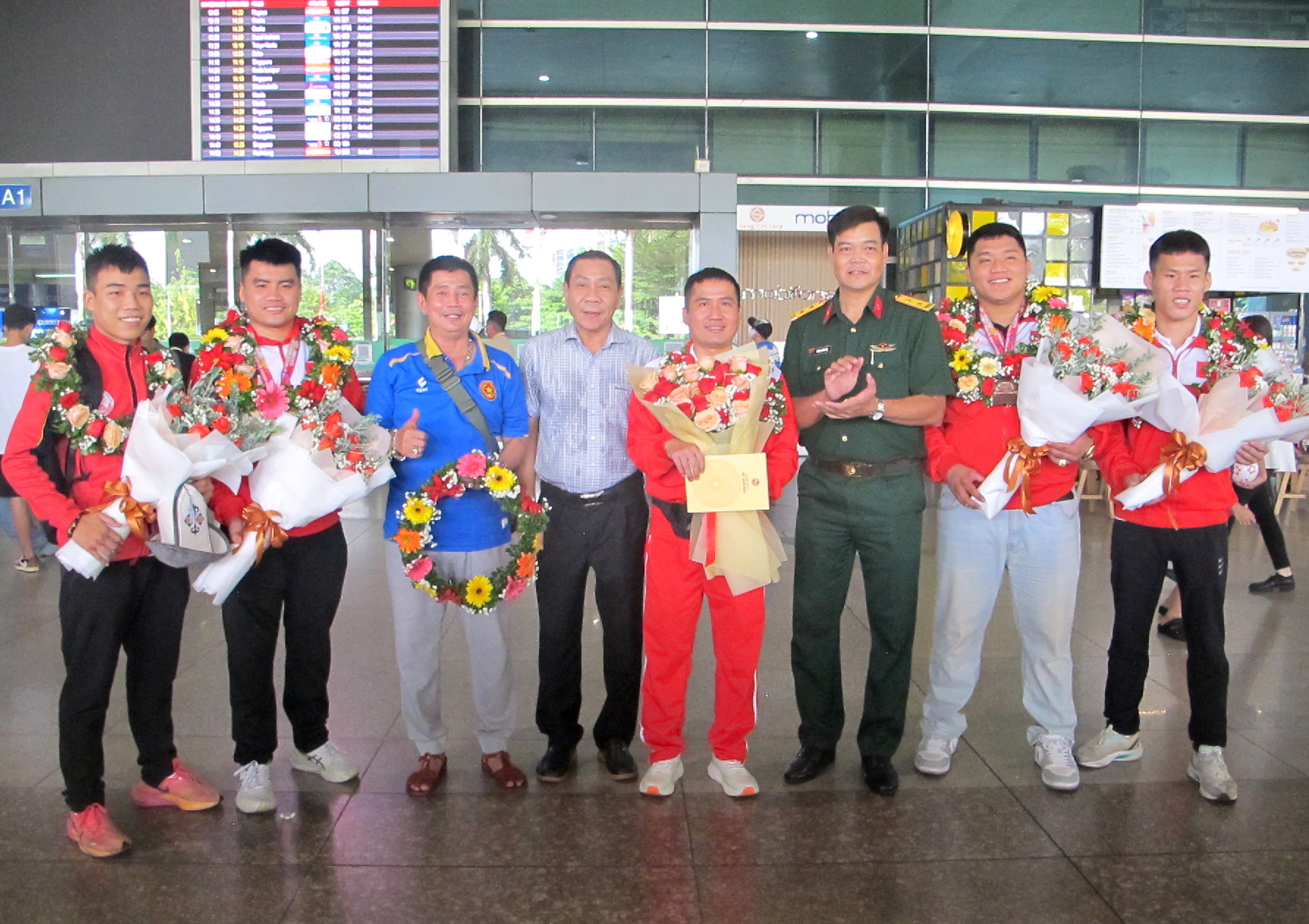Vietnam youth boxing team proud on return day