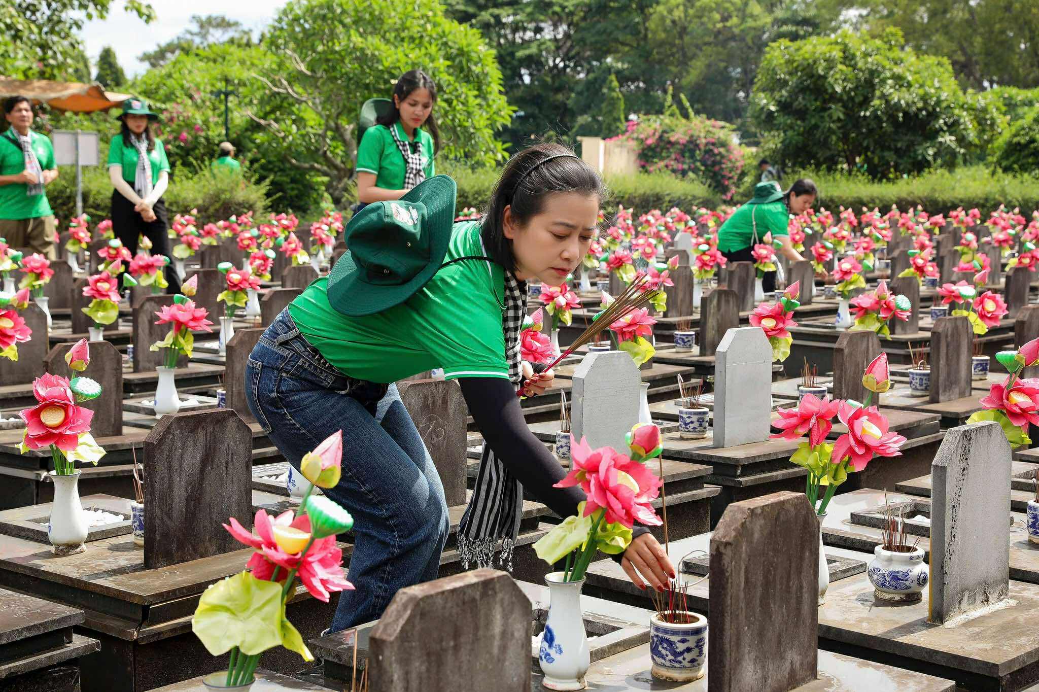 Meritorious Artist Tuyet Thu: "I have walked through historical ...