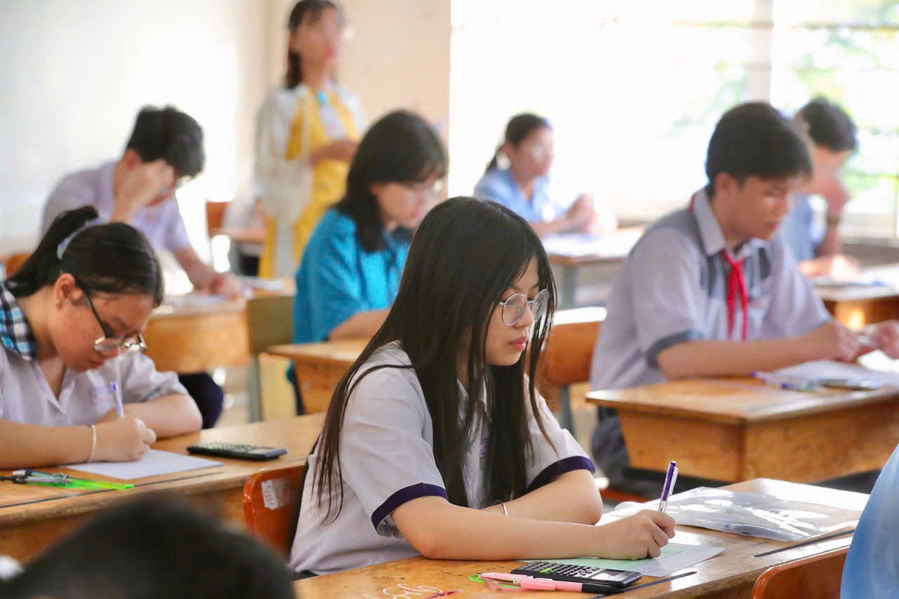 Grade 10 exam marking ends in Ho Chi Minh City: Expected benchmark ...