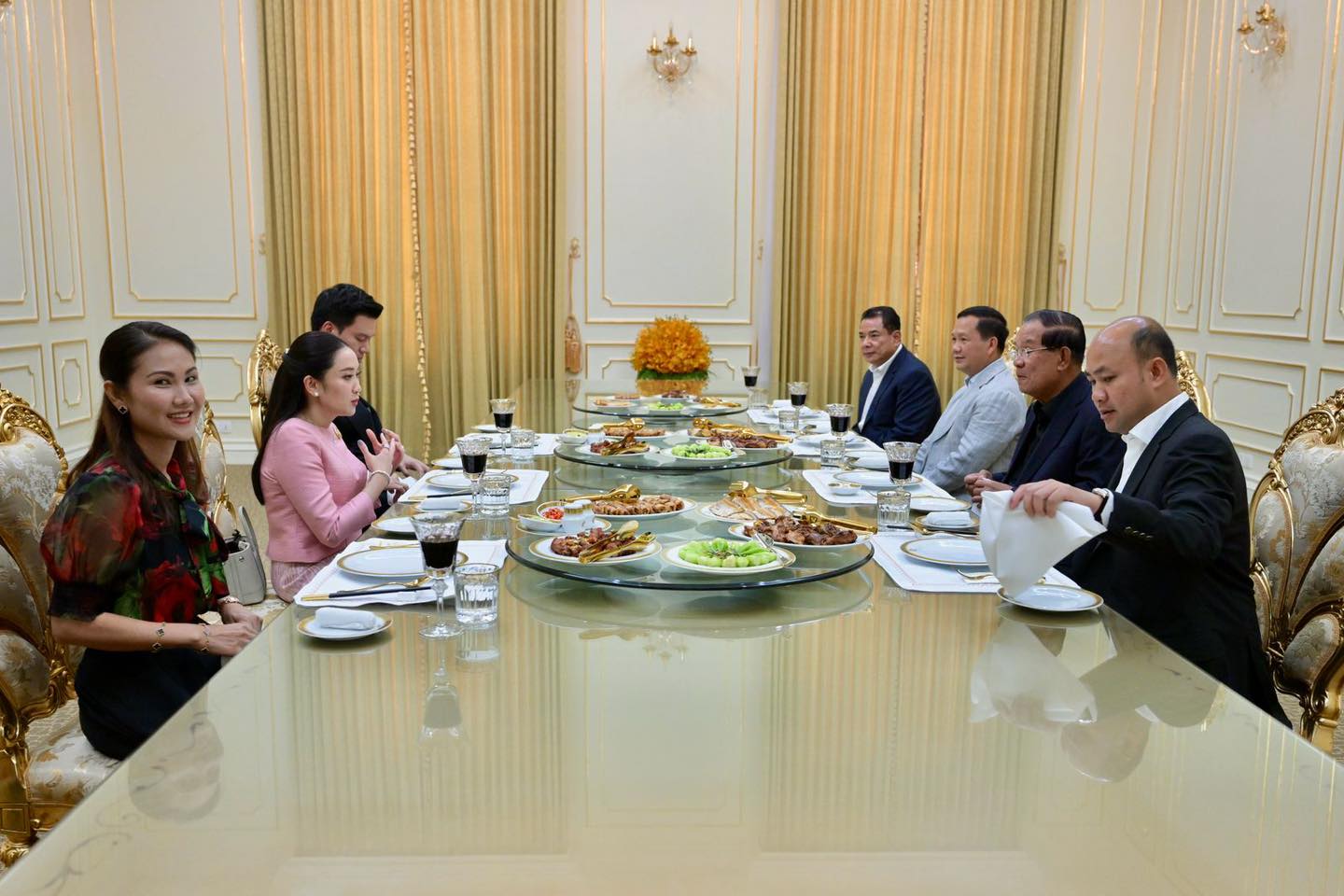 Ông Hun Sen bình luận về cuộc trò chuyện với nữ thủ tướng Thái Lan bị rò rỉ