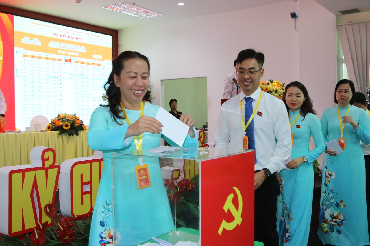 Phát triển KCX-KCN TP HCM bền vững, bảo đảm an sinh người lao động