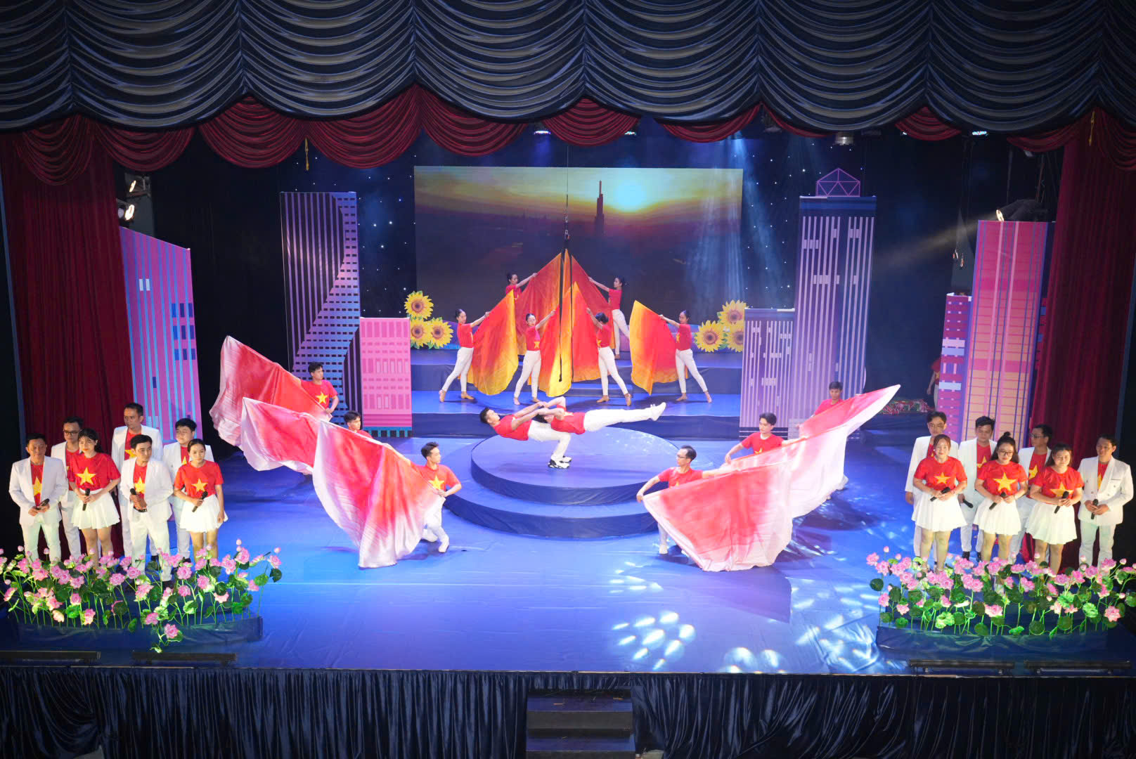 Singer-songwriter Le Anh Tuan becomes a "Vietnamese record holder ...